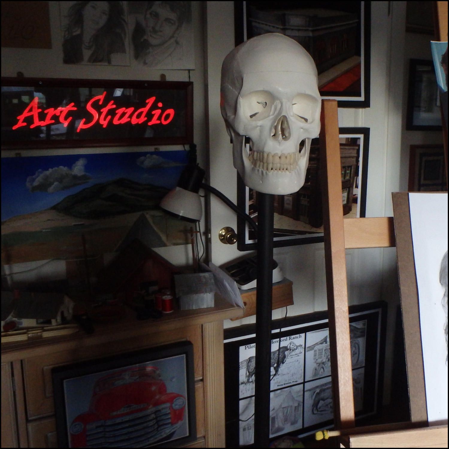SKULL STAND(S) FOR BUDDING ARTISTS : 7 Steps (with Pictures ...