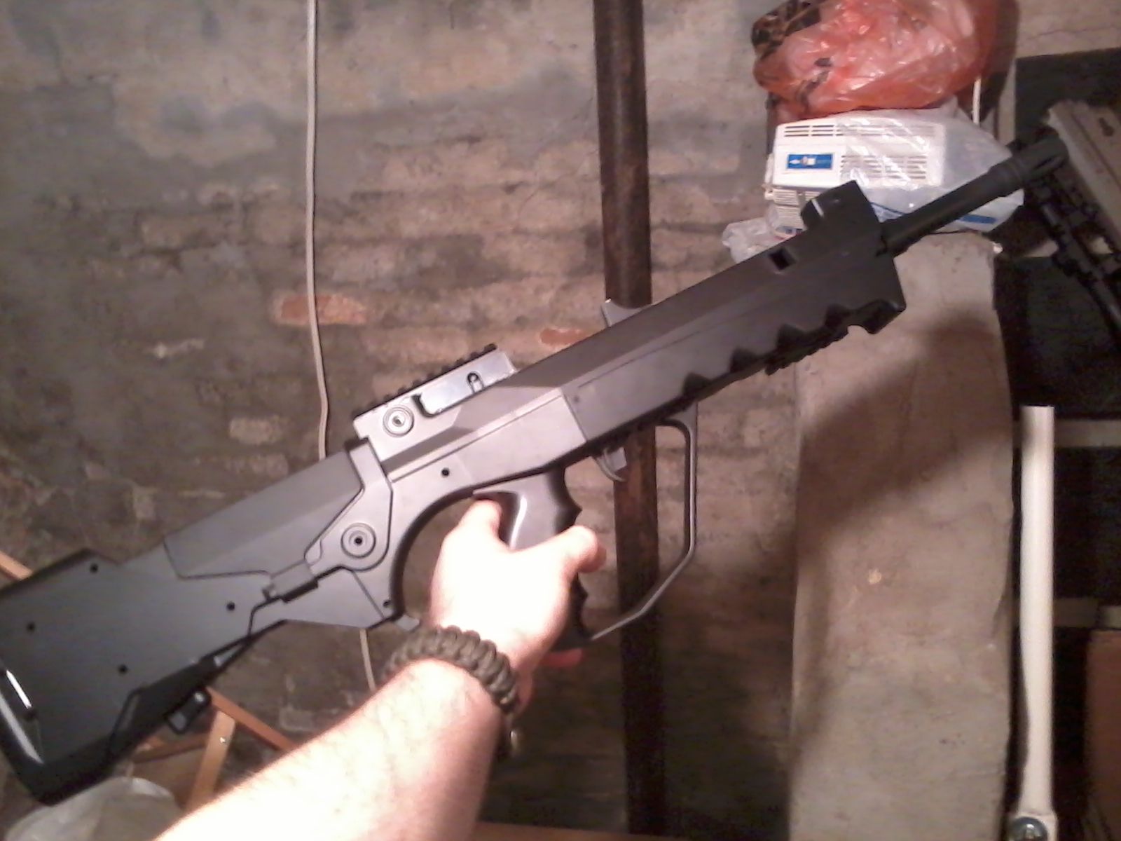 Airsoft FAMAS Custom (SMR Build From Black Ops) : 8 Steps - Instructables