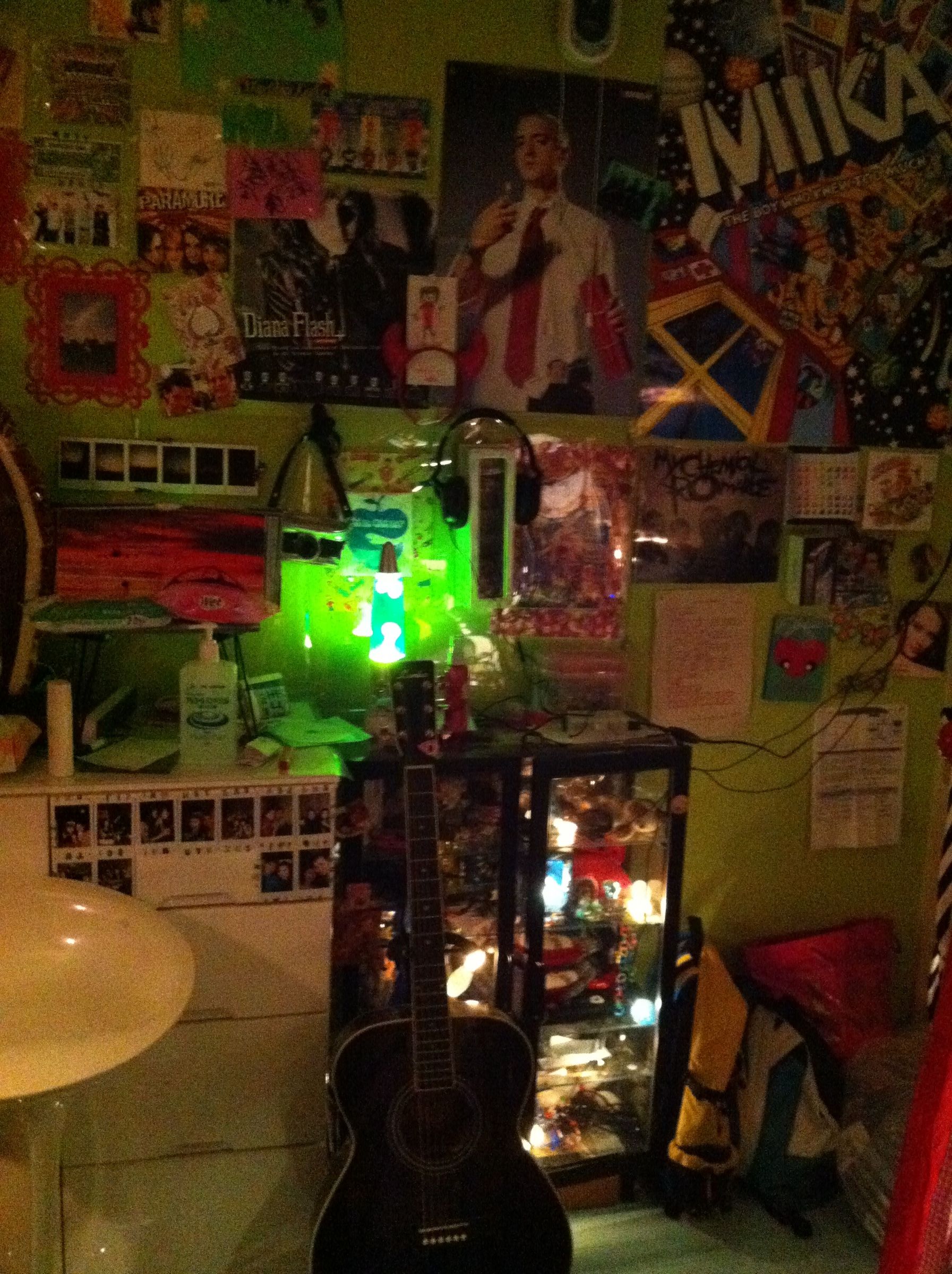 Hint of Organizing Room for Pack Rats. : 4 Steps - Instructables