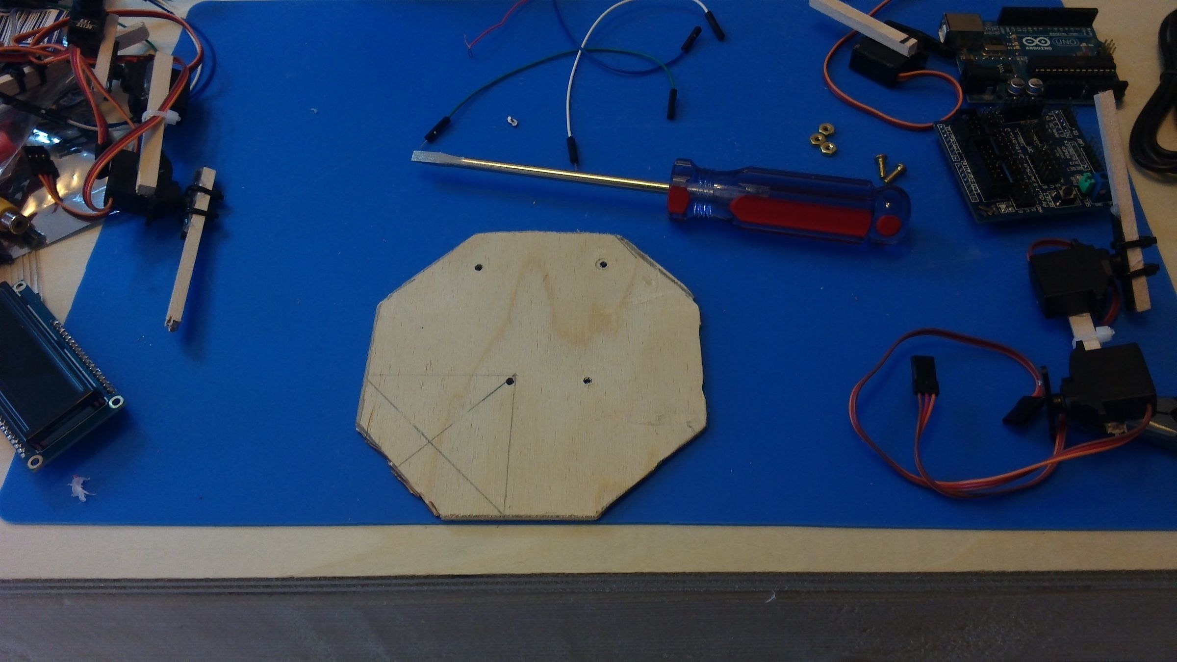 Basic Quadruped Platform! : 7 Steps - Instructables