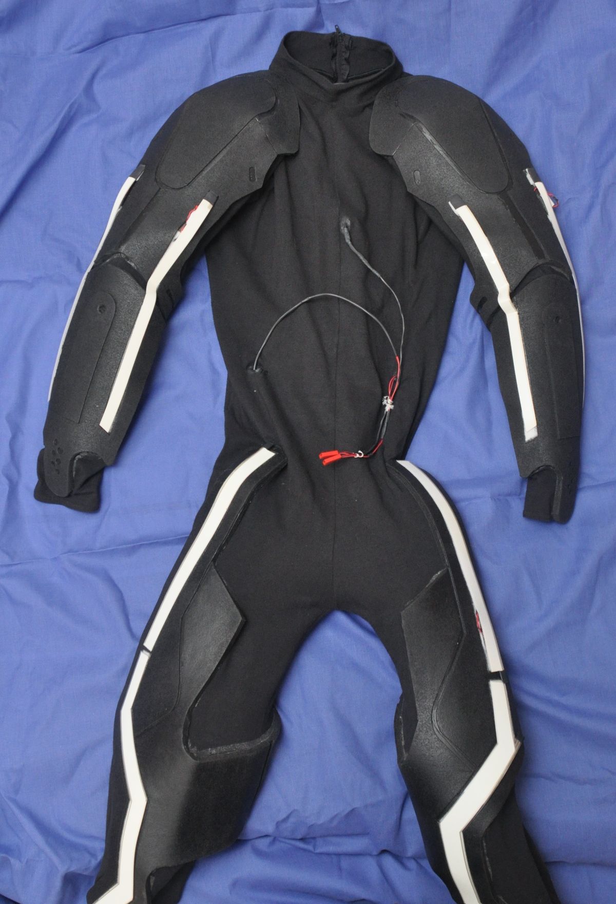 Tron Legacy Sam Light Suit : 8 Steps (with Pictures) - Instructables