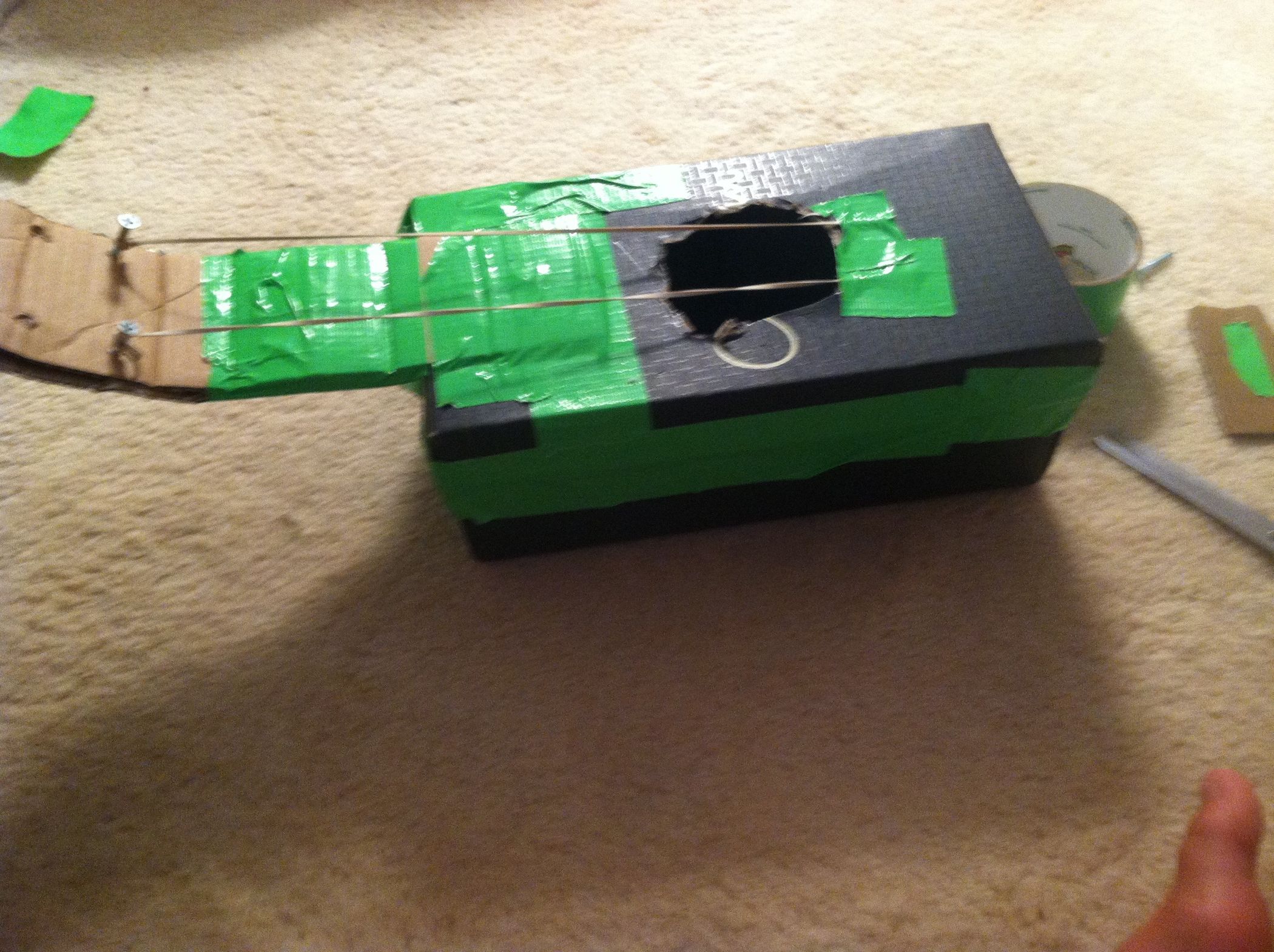 Shoebox Gutair! : 14 Steps - Instructables