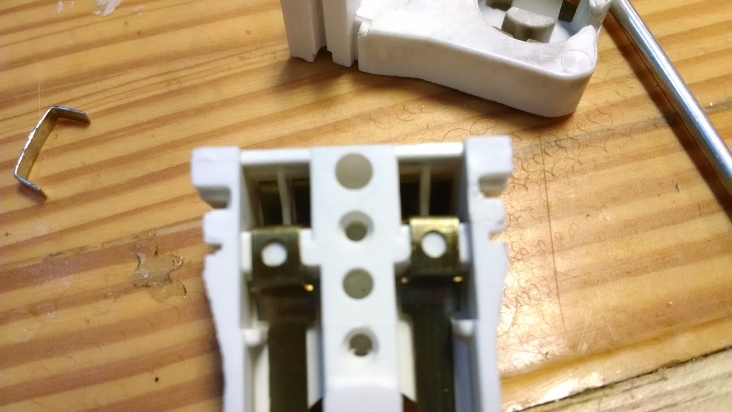 T12 Fluorescent Light Ballast Replacement : 4 Steps (with Pictures ...