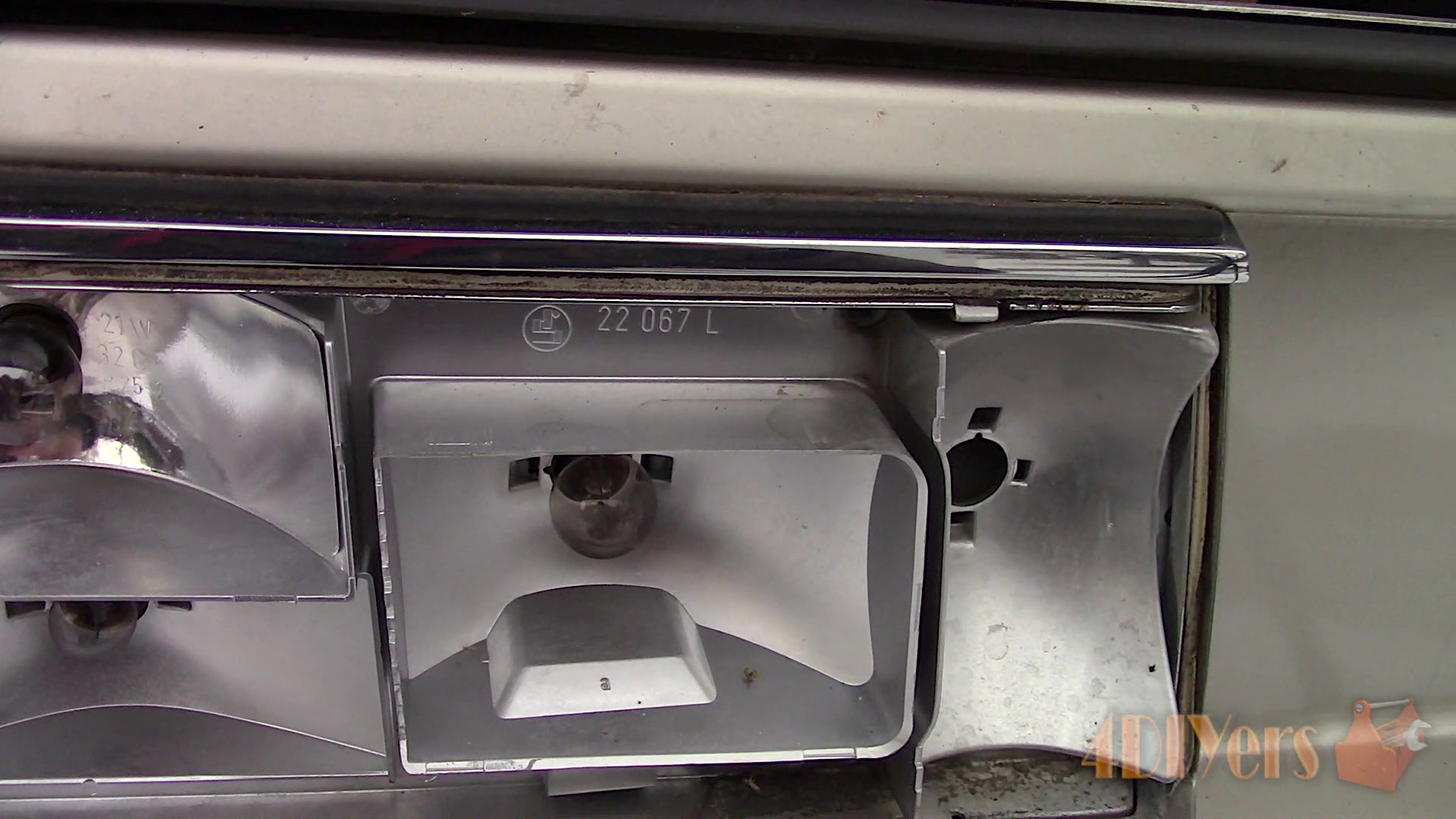 How to Solve Moisture or Condensation Issues in Your Lights : 8 Steps ...