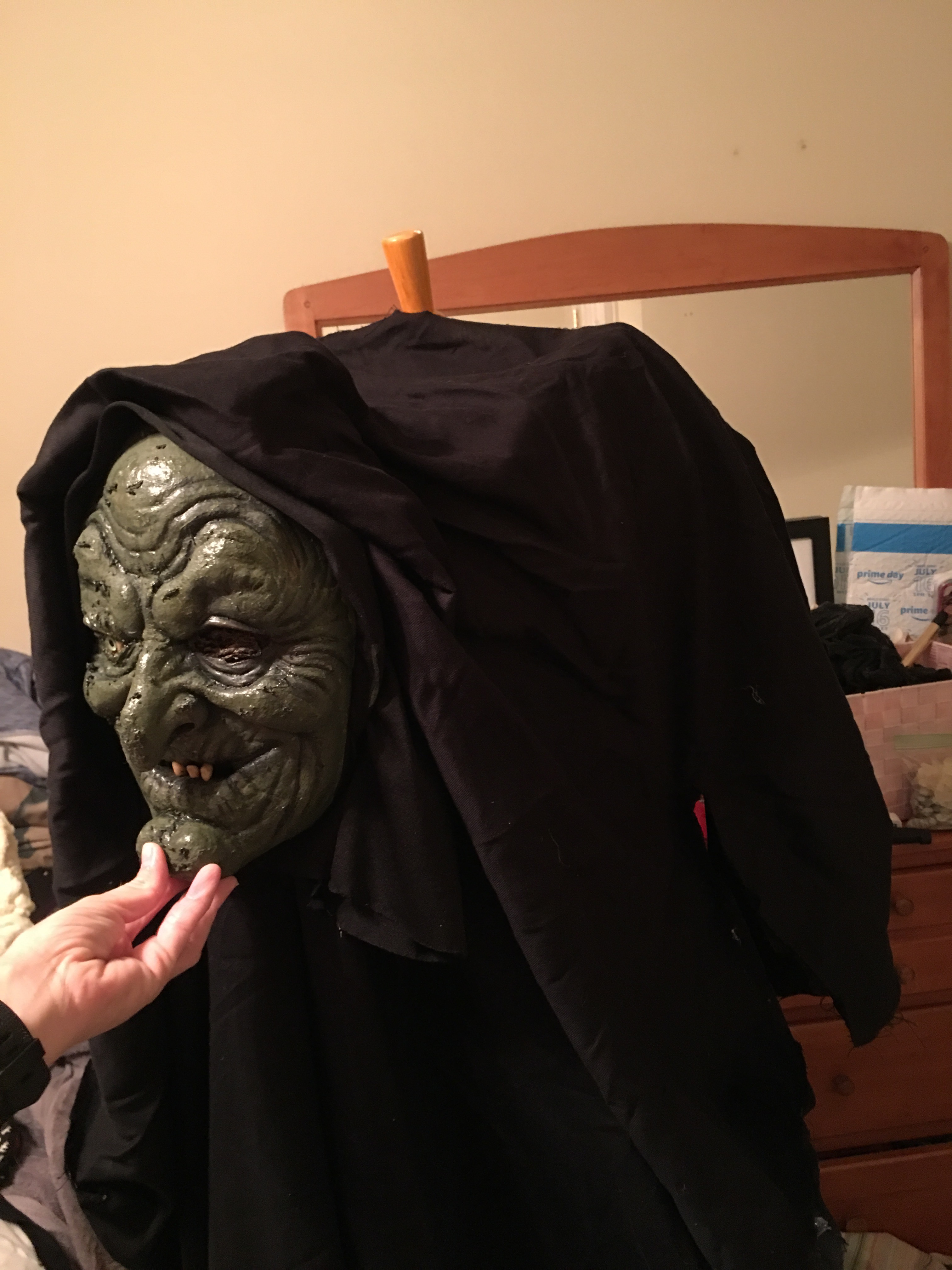 Hunchback Witch With Pet Spider : 11 Steps (with Pictures) - Instructables