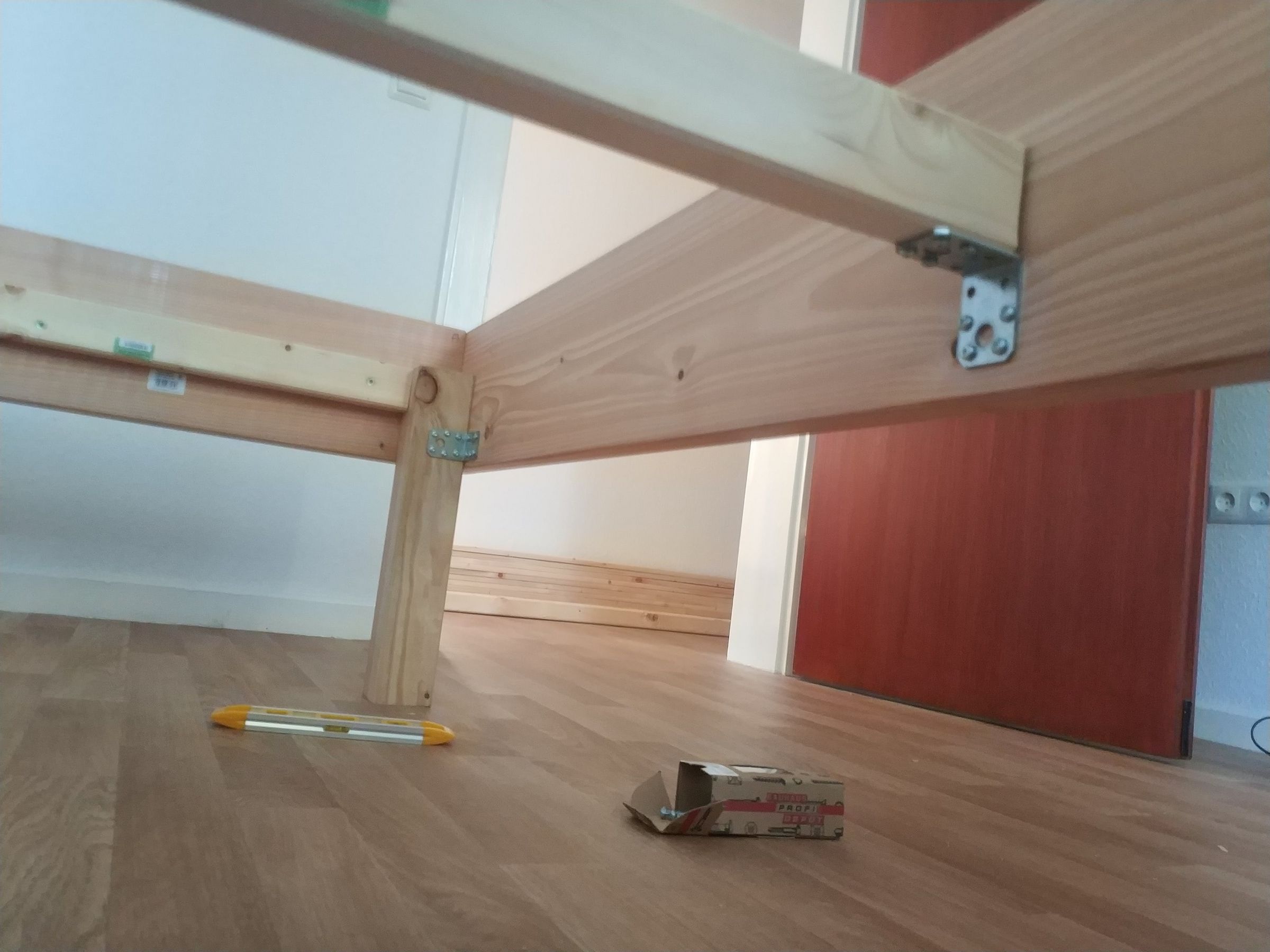 Robust and Inexpensive Bed Frame : 7 Steps (with Pictures) - Instructables