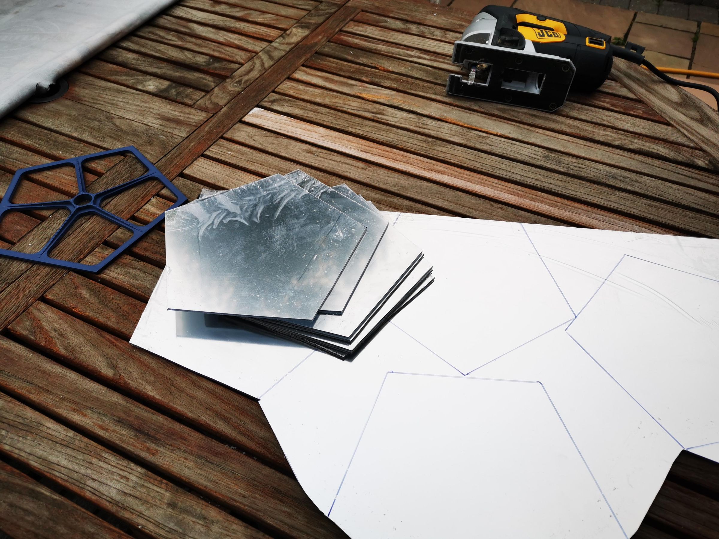 Infinity Mirror Dodecahedron : 6 Steps (with Pictures) - Instructables