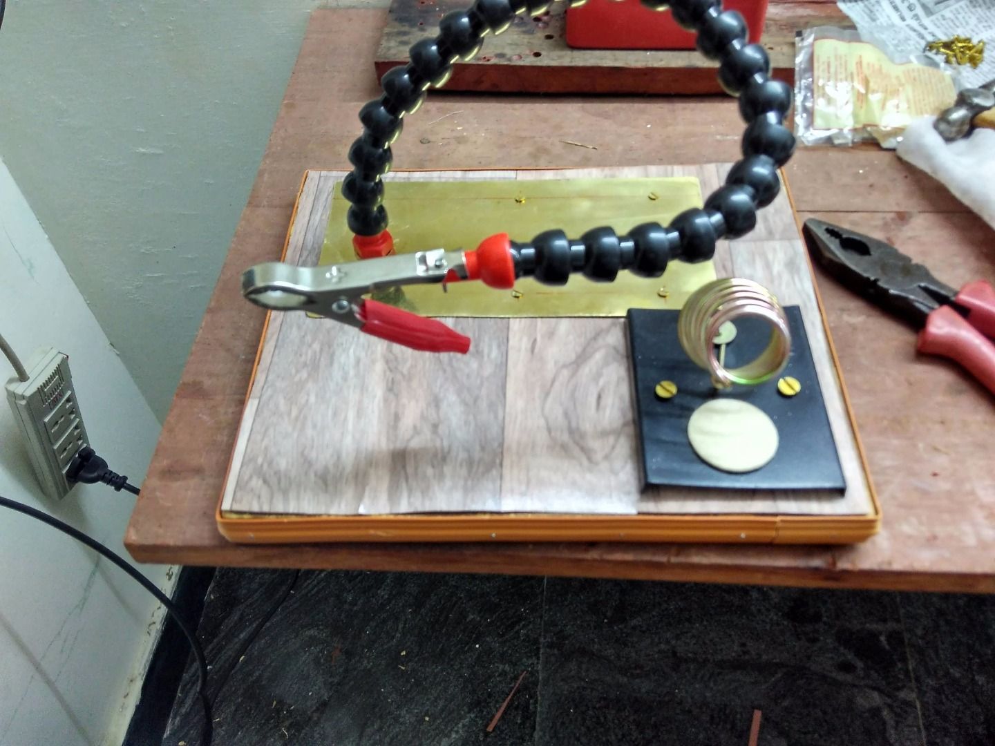 DIY Third Hand for Soldering : 7 Steps (with Pictures) - Instructables