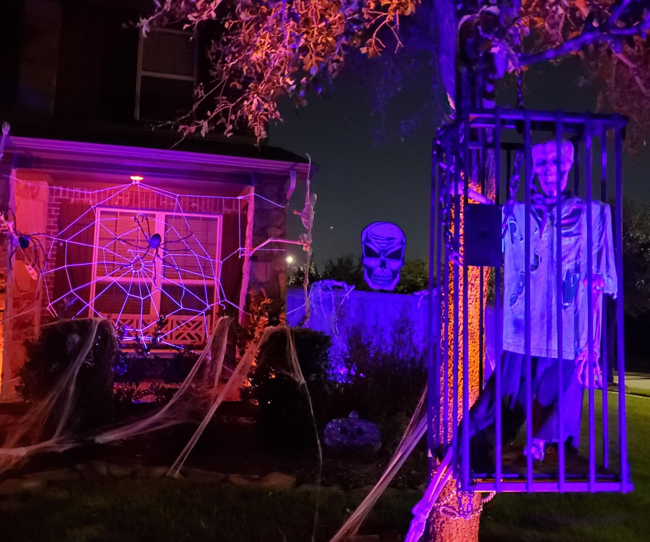 Skeleton in a Hanging Cage From Scrap Metal - Yard Decoration : 11 ...