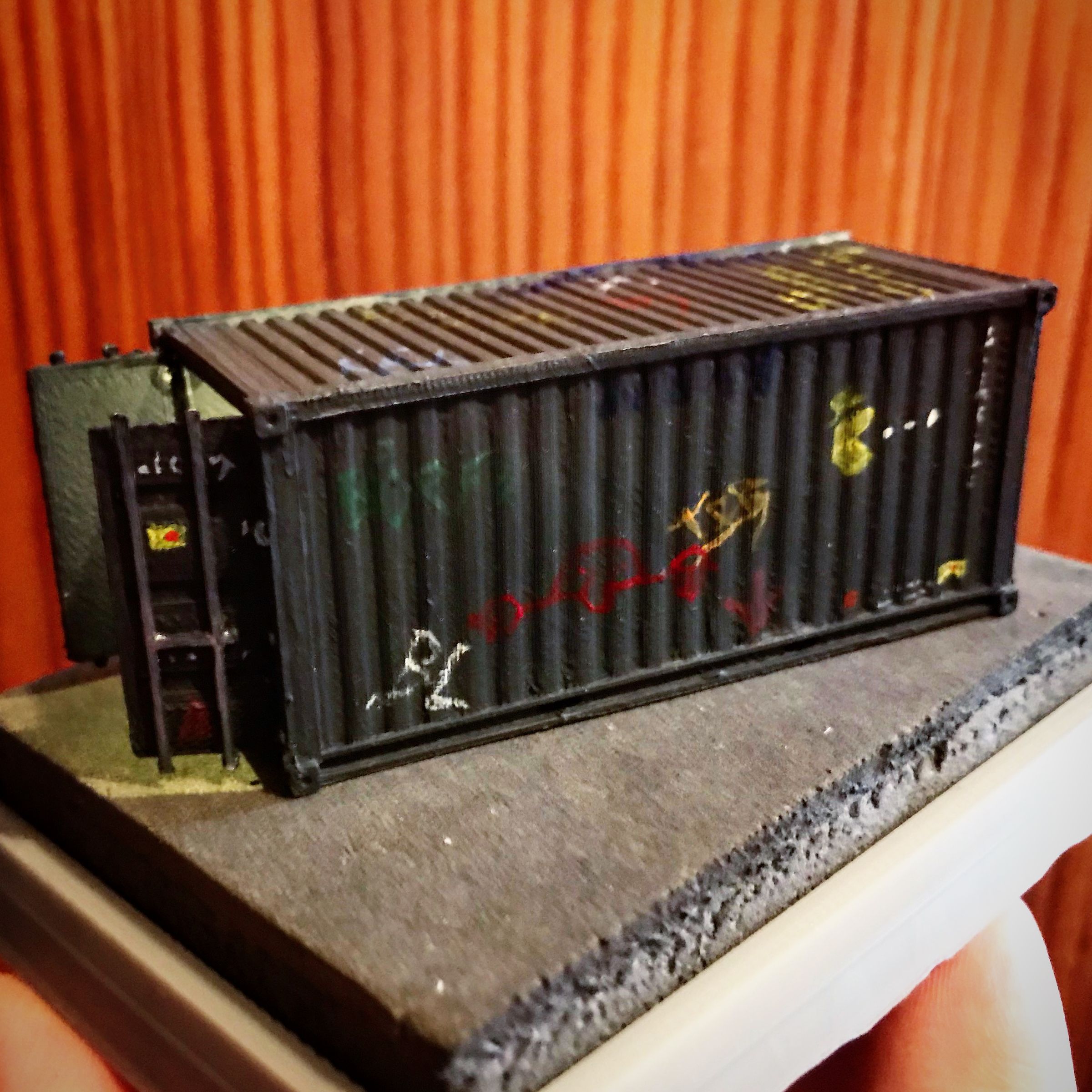 HO Scale Shipping Container Surprise Reveal Diorama. : 8 Steps ...