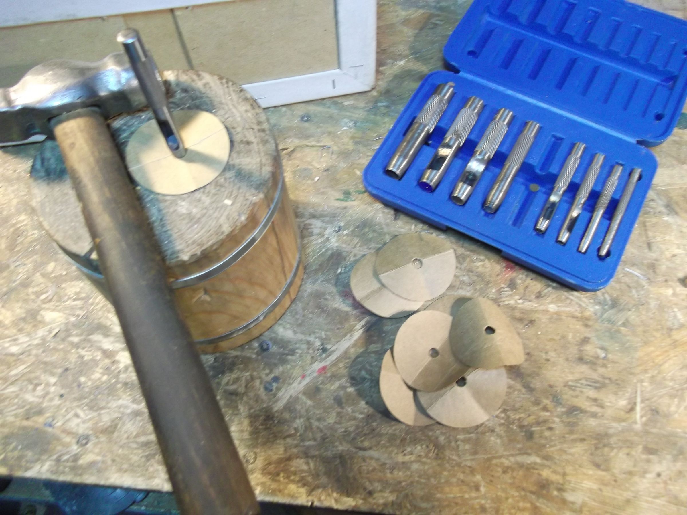 Fixing/Making/Reinforcing Boxes With Packaging Waste : 14 Steps (with ...