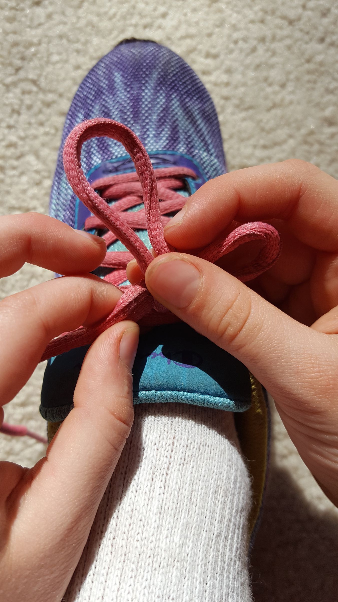 How to Teach Kids to Tie Shoes by Maria Bischel : 14 Steps (with ...