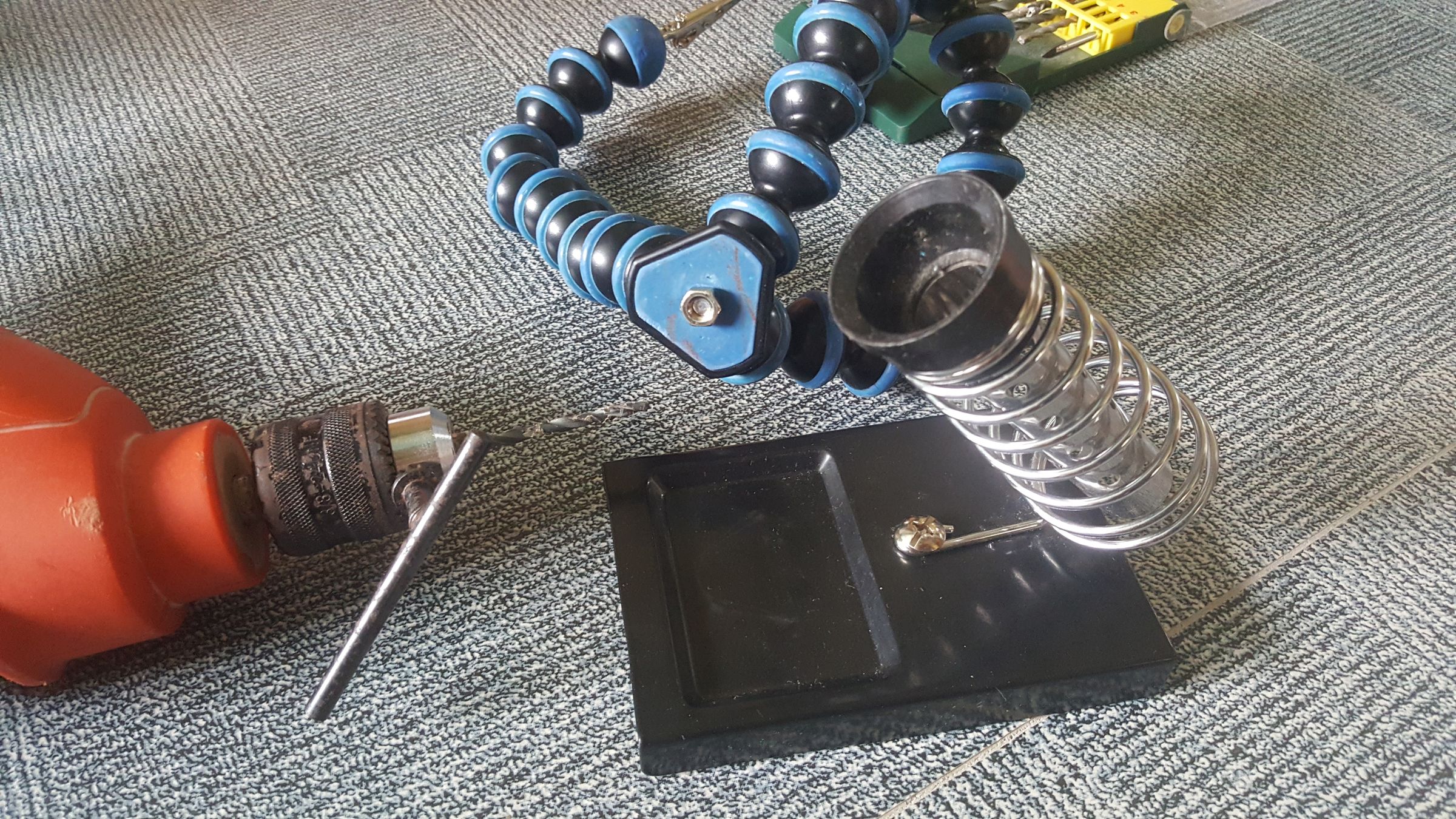 DIY Flexible Third Hand From Gorilla Tripod : 4 Steps - Instructables