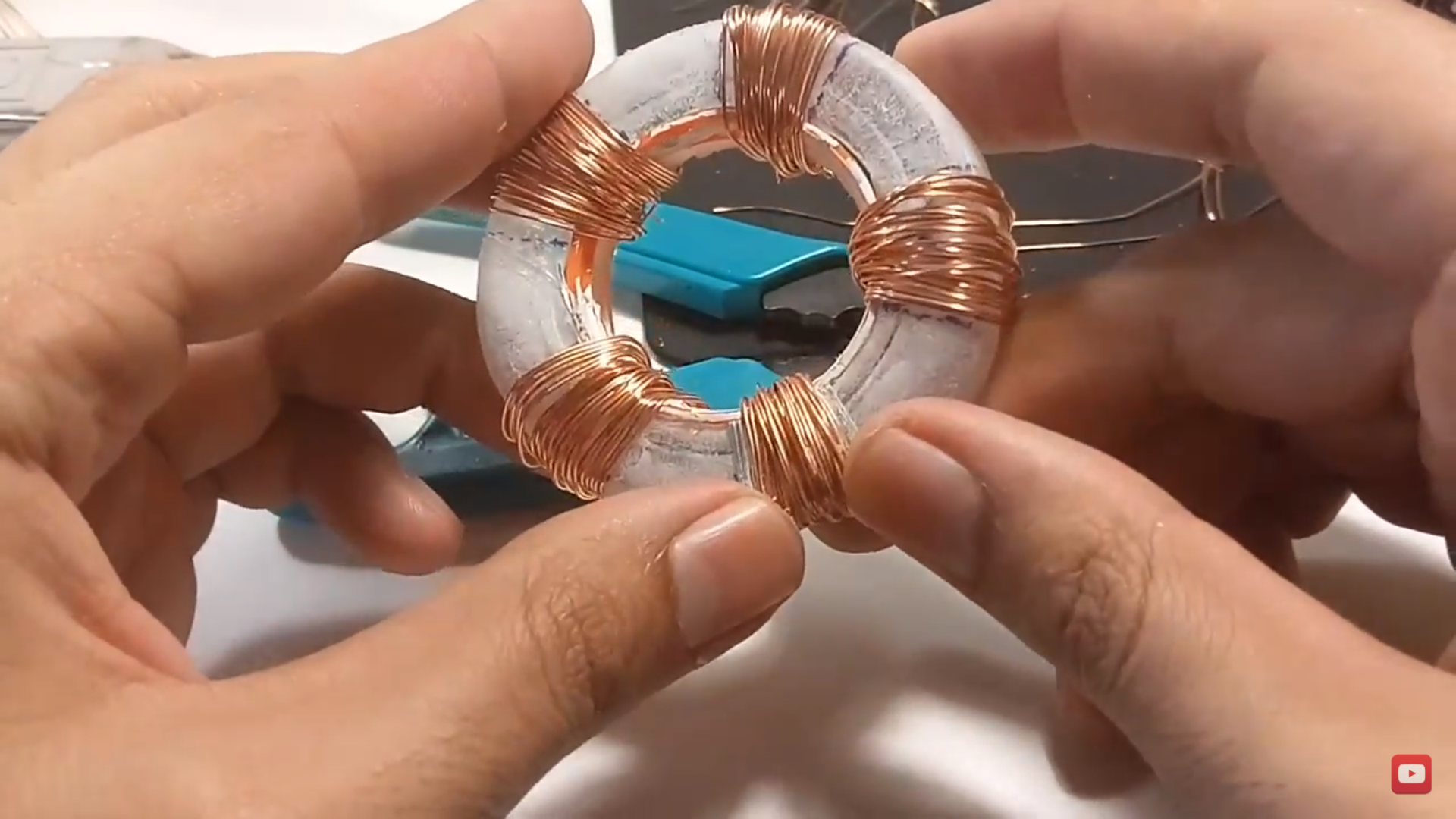 Easy Arc Reactor From a Gatorade Bottle! : 8 Steps (with Pictures ...