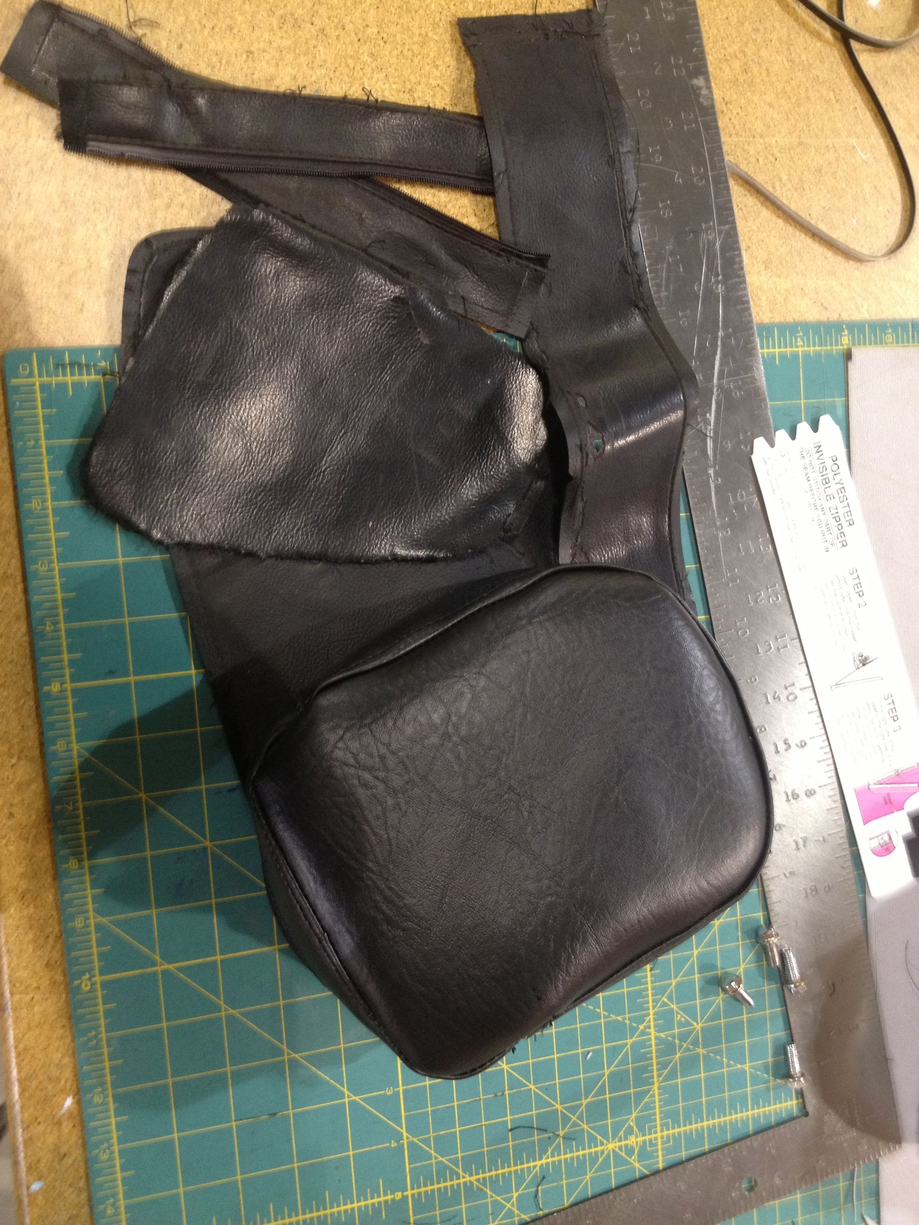 Motorcycle Back Rest - Reupholstered : 4 Steps - Instructables