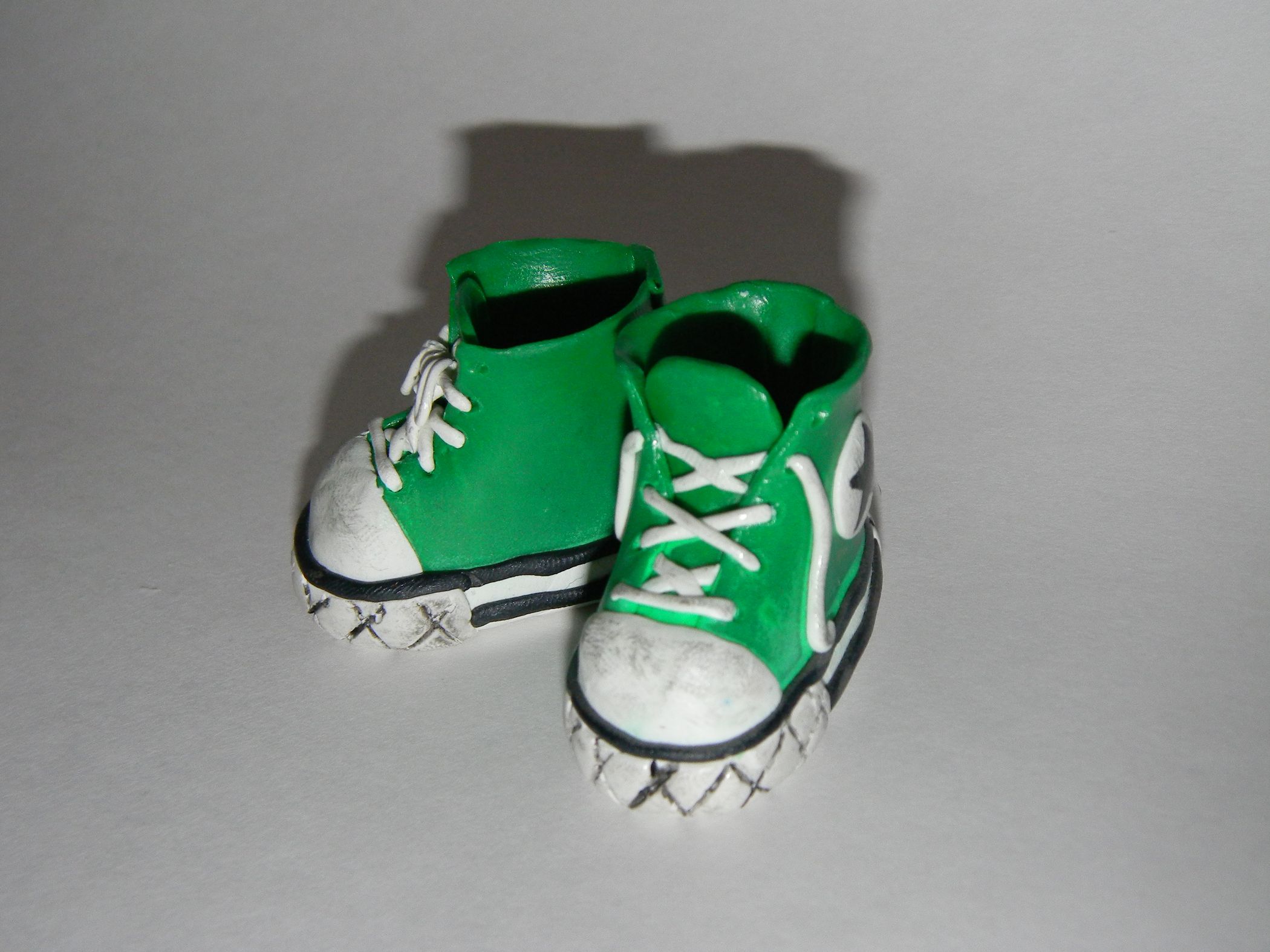 How to Make a Pair of Tiny Sneakers! : 7 Steps - Instructables