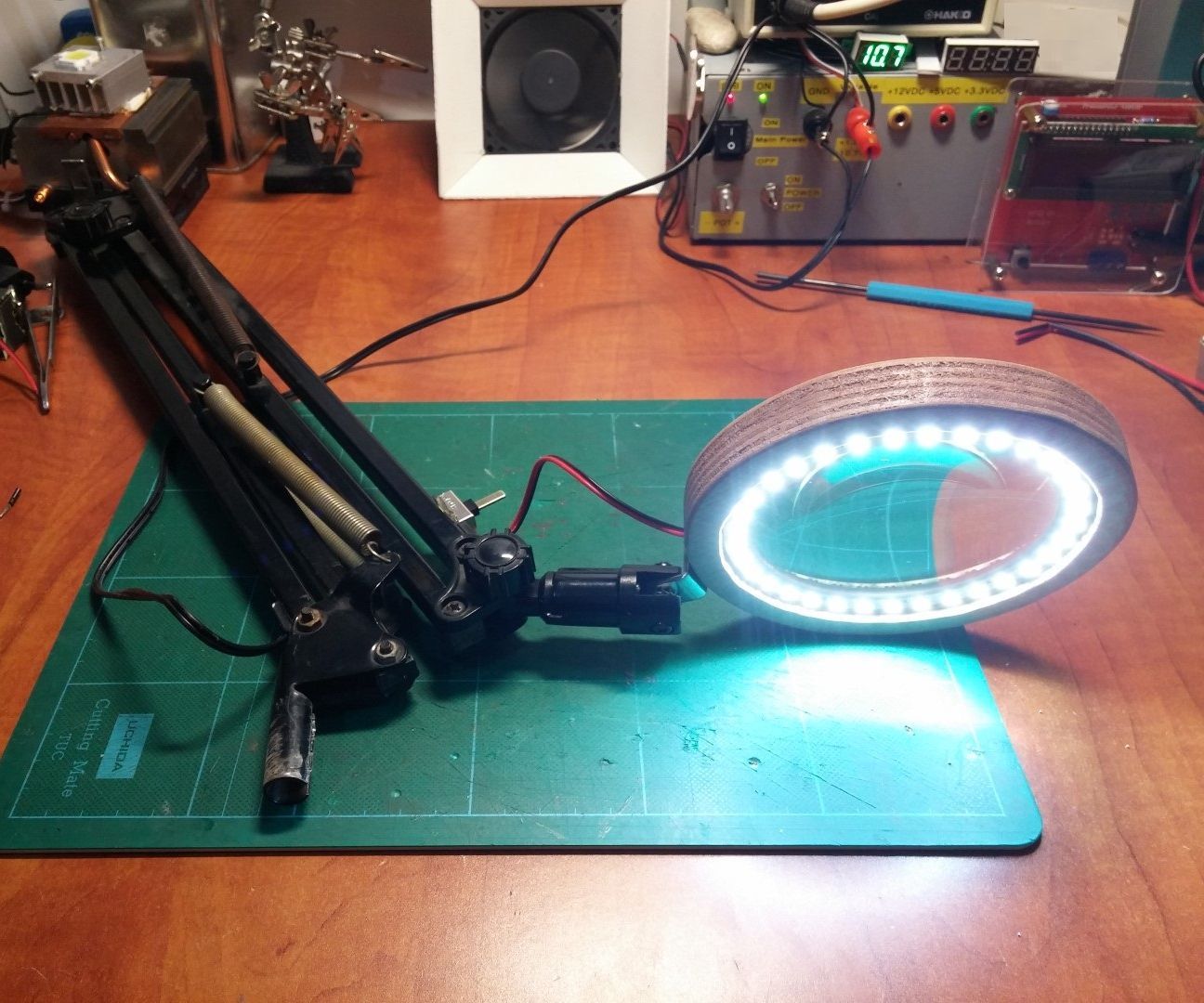 DIY Desktop LED Magnifier Lamp : 8 Steps (with Pictures) - Instructables