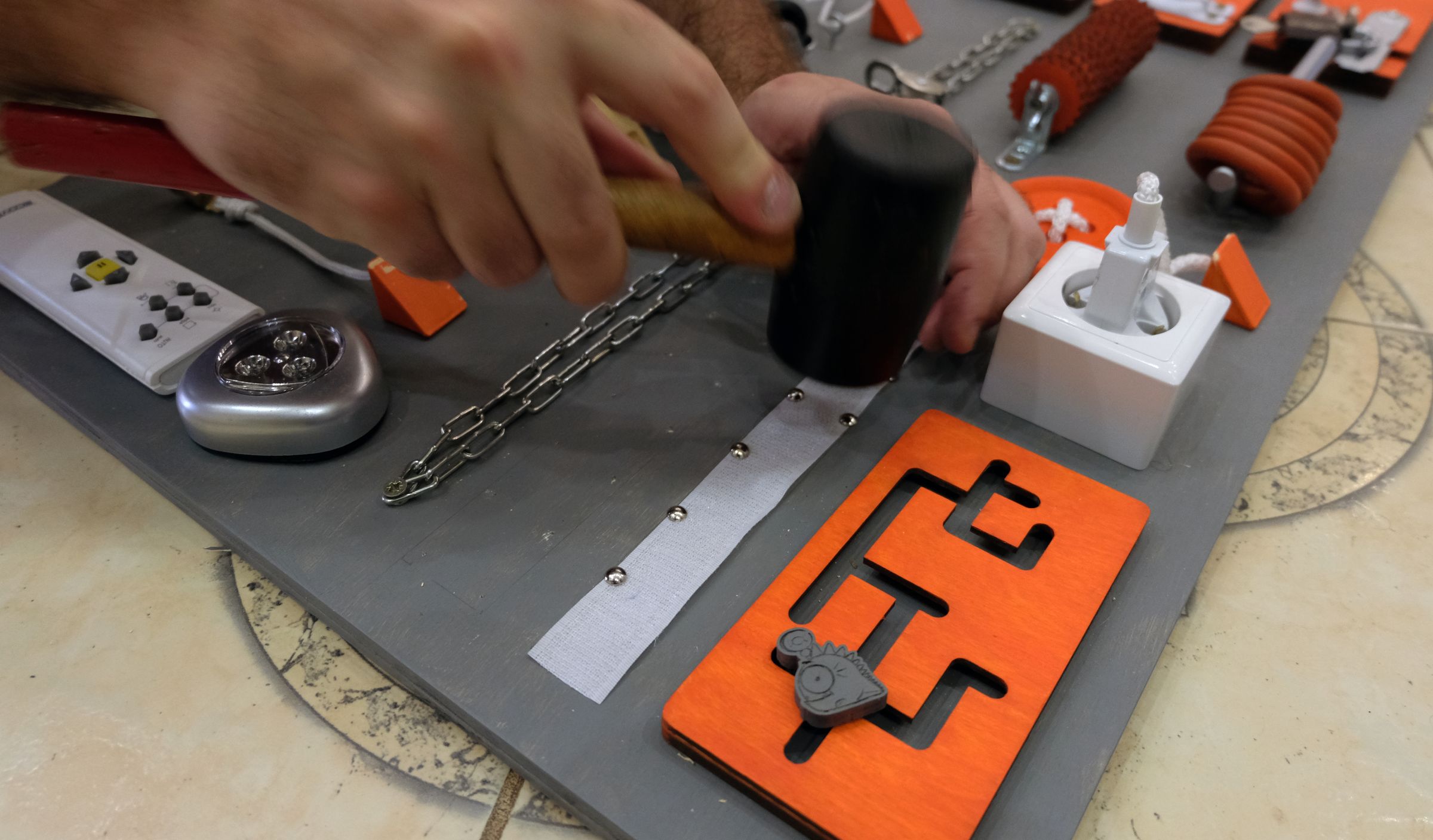 Busy Board : 19 Steps (with Pictures) - Instructables