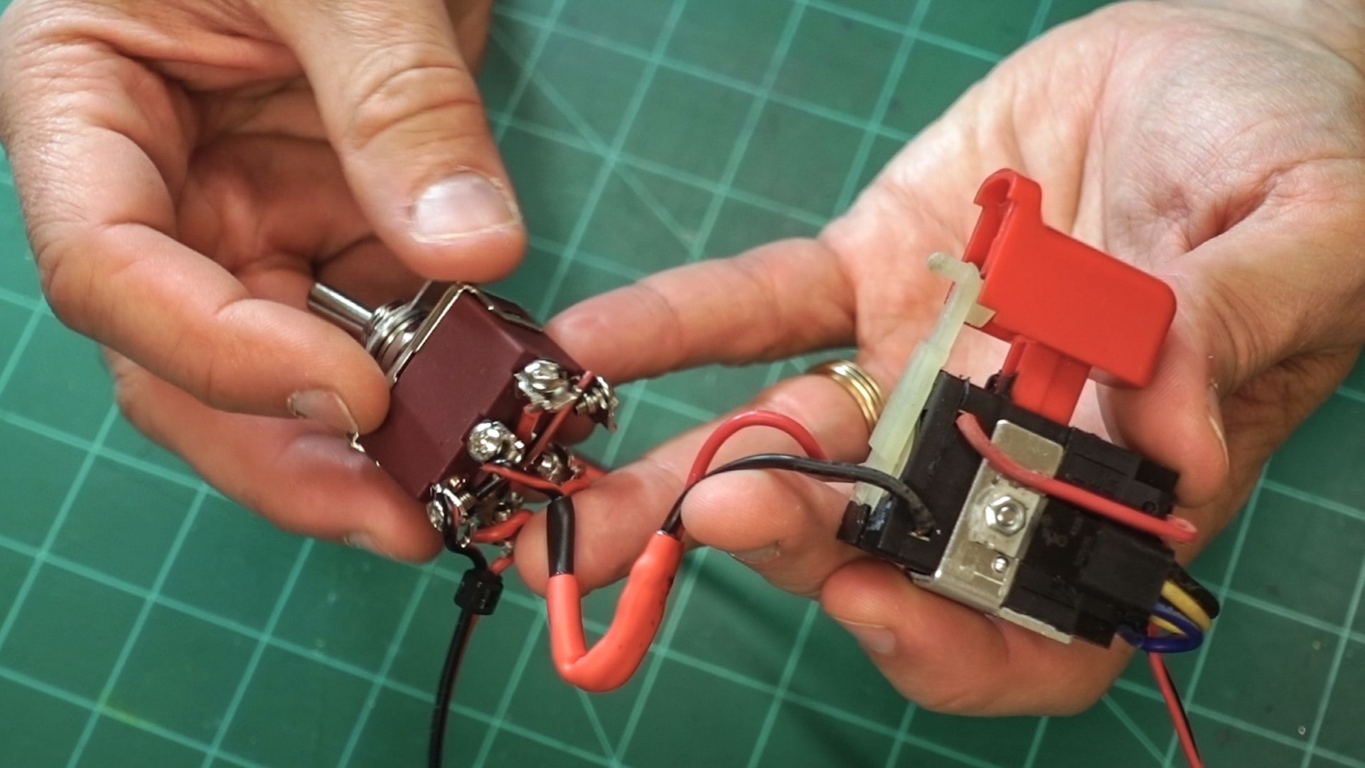 Zombie Apocalypse Defense - Movie Prop : 25 Steps (with Pictures ...