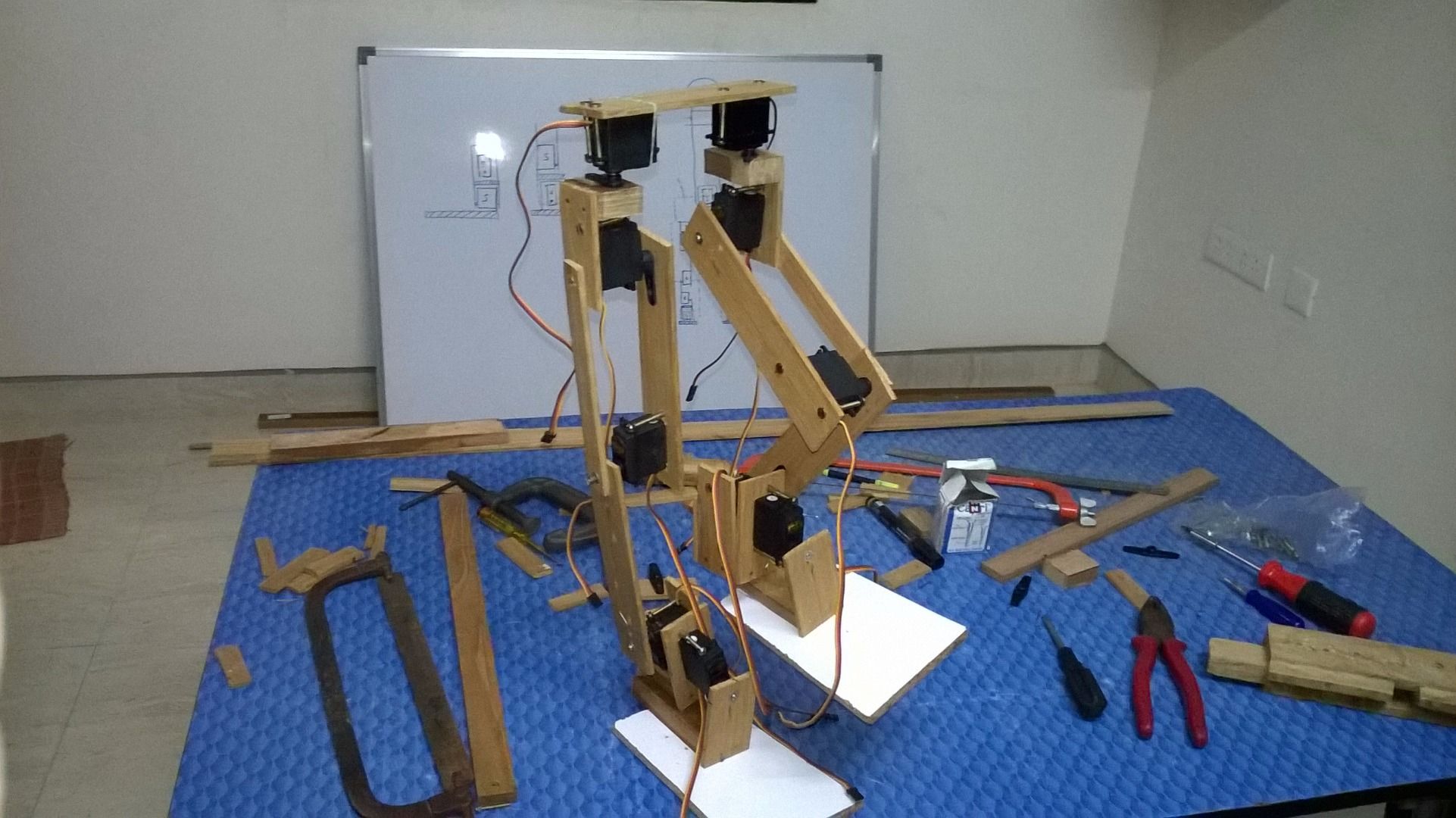 Arduino Based Humanoid Robot Using Servo Motors : 7 Steps (with ...