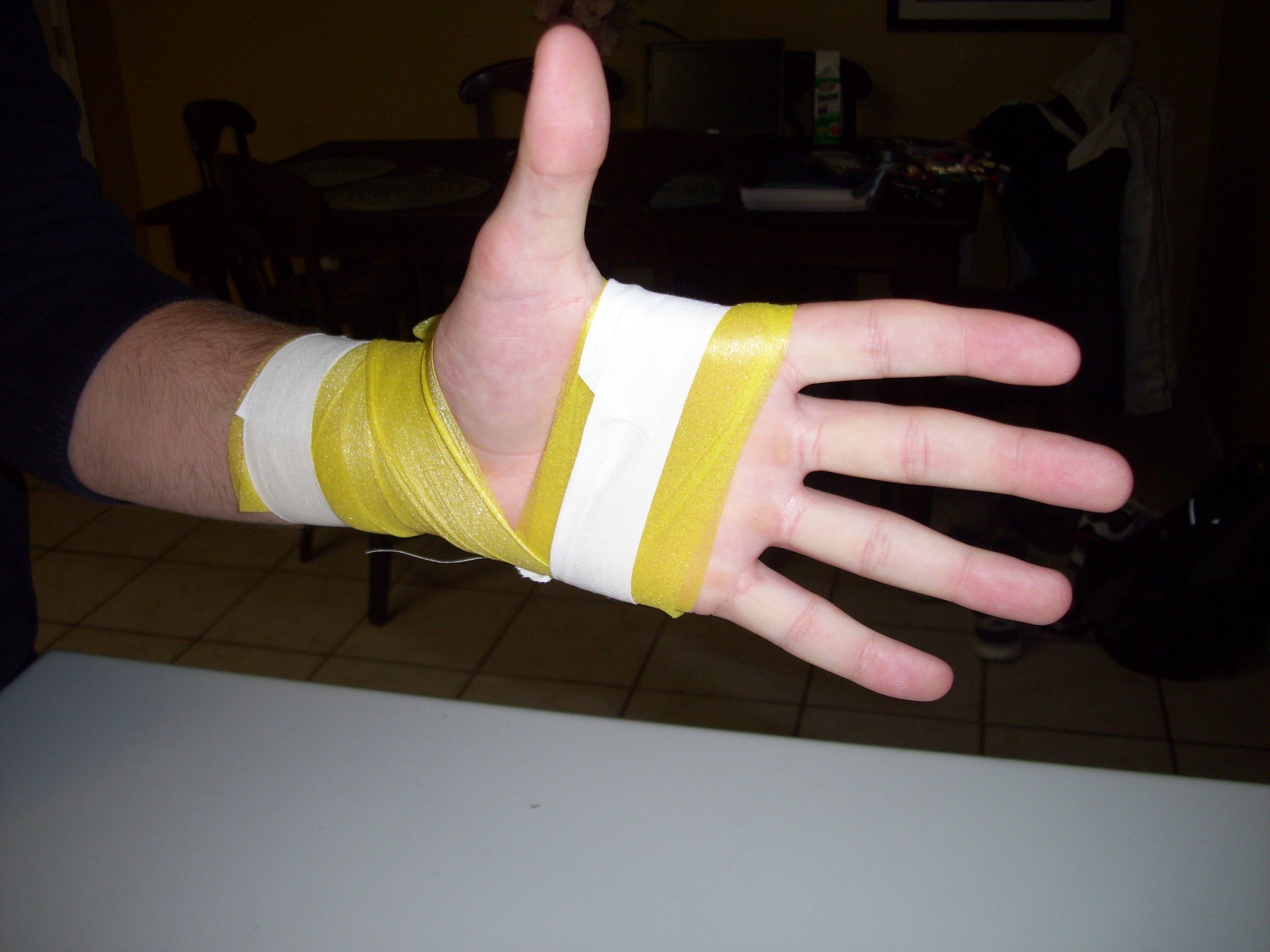 Protective Taping of the Wrist : 6 Steps - Instructables