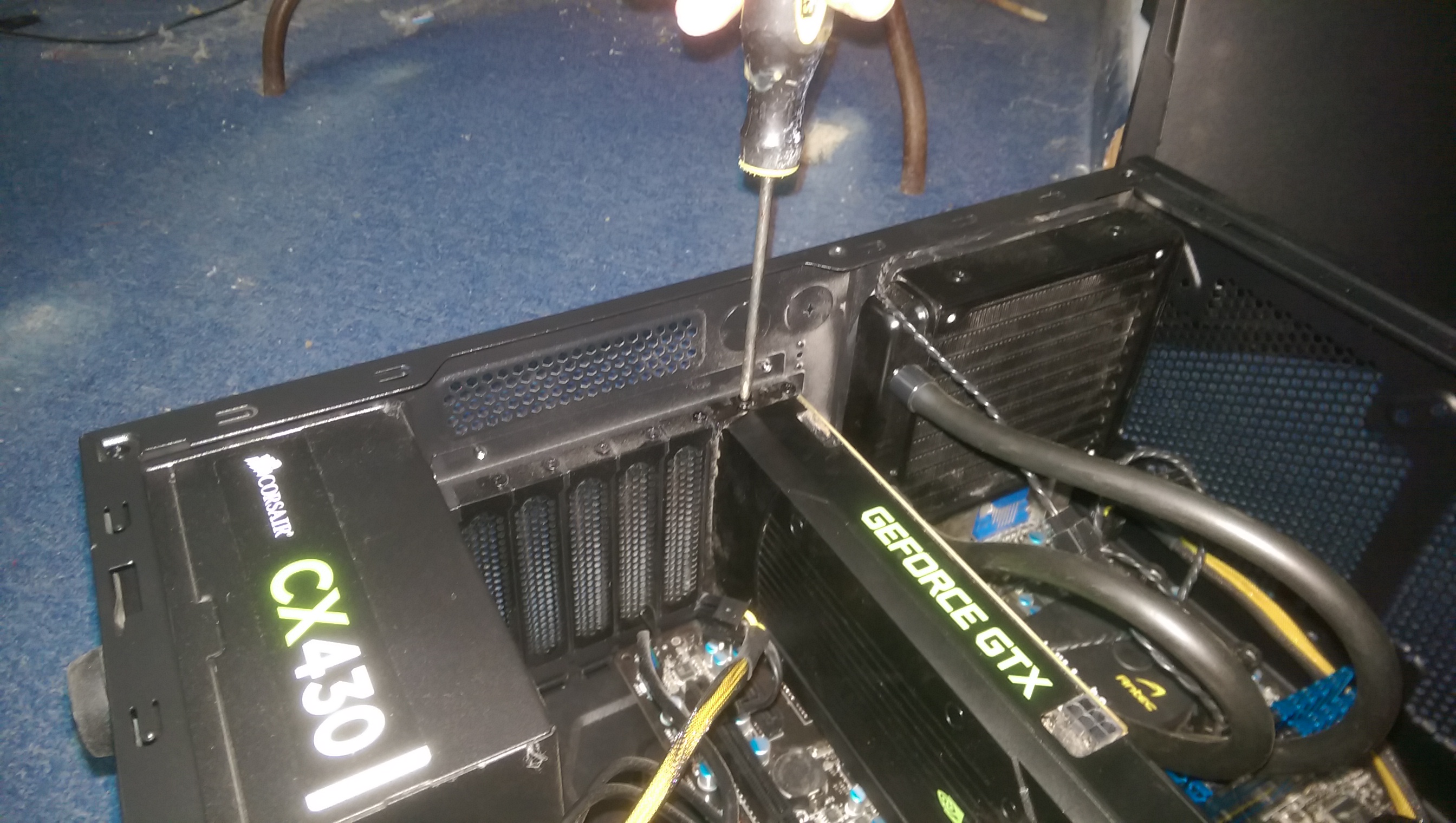 How to Put Together a Computer : 10 Steps (with Pictures) - Instructables