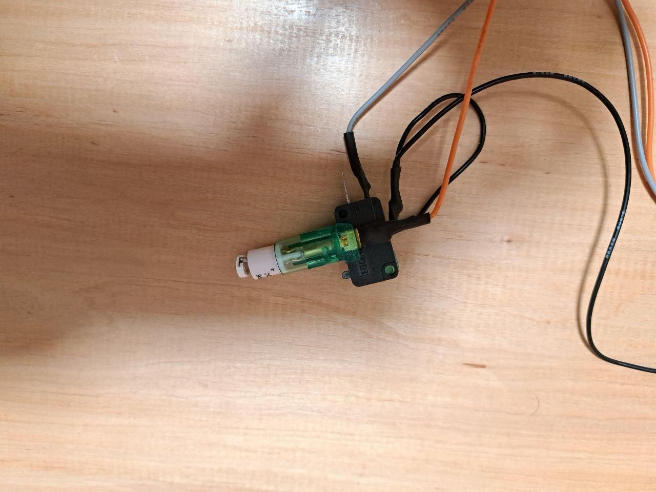 Light Chaser Game : 3 Steps - Instructables