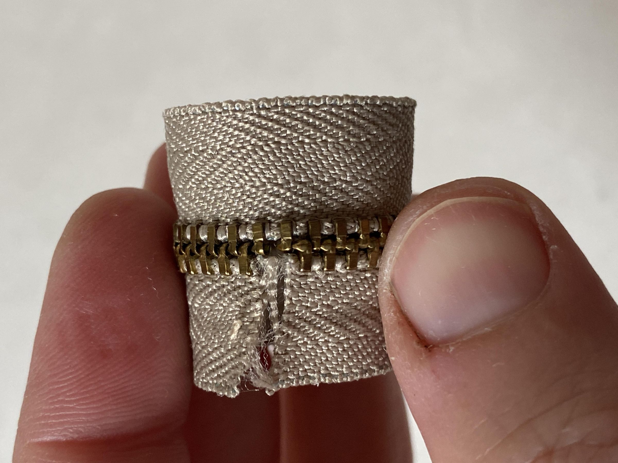 Easy Peasy Zipper Ring : 5 Steps (with Pictures) - Instructables