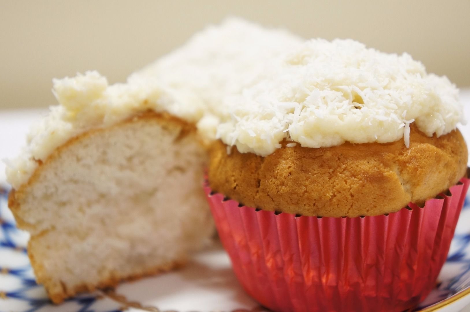 How to Make Snow Cupcakes and Snow Ice Cream : 8 Steps (with Pictures ...