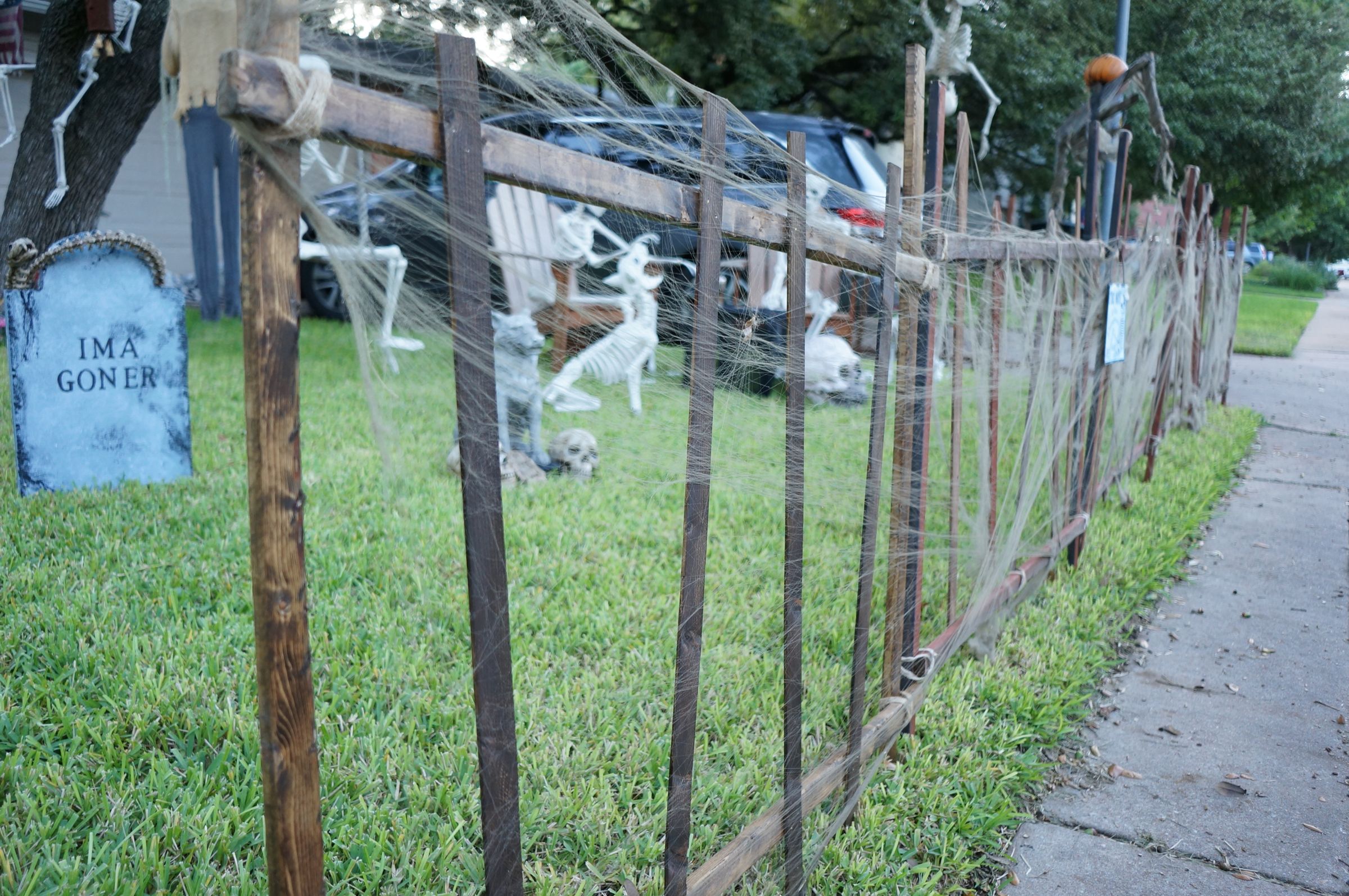 Easy Halloween Cemetery Fence : 5 Steps (with Pictures) - Instructables