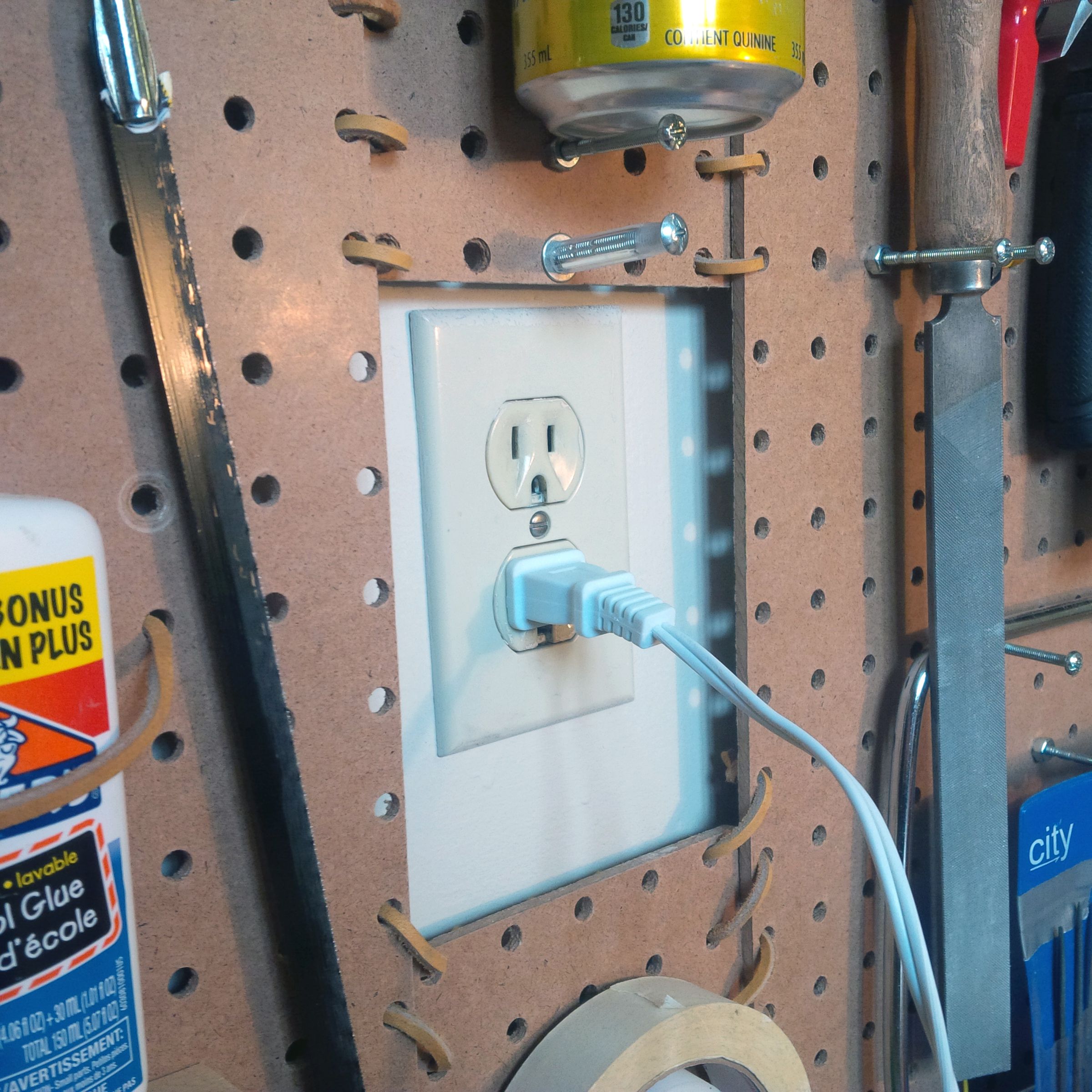 Portable Pegboard Workstation : 10 Steps (with Pictures) - Instructables