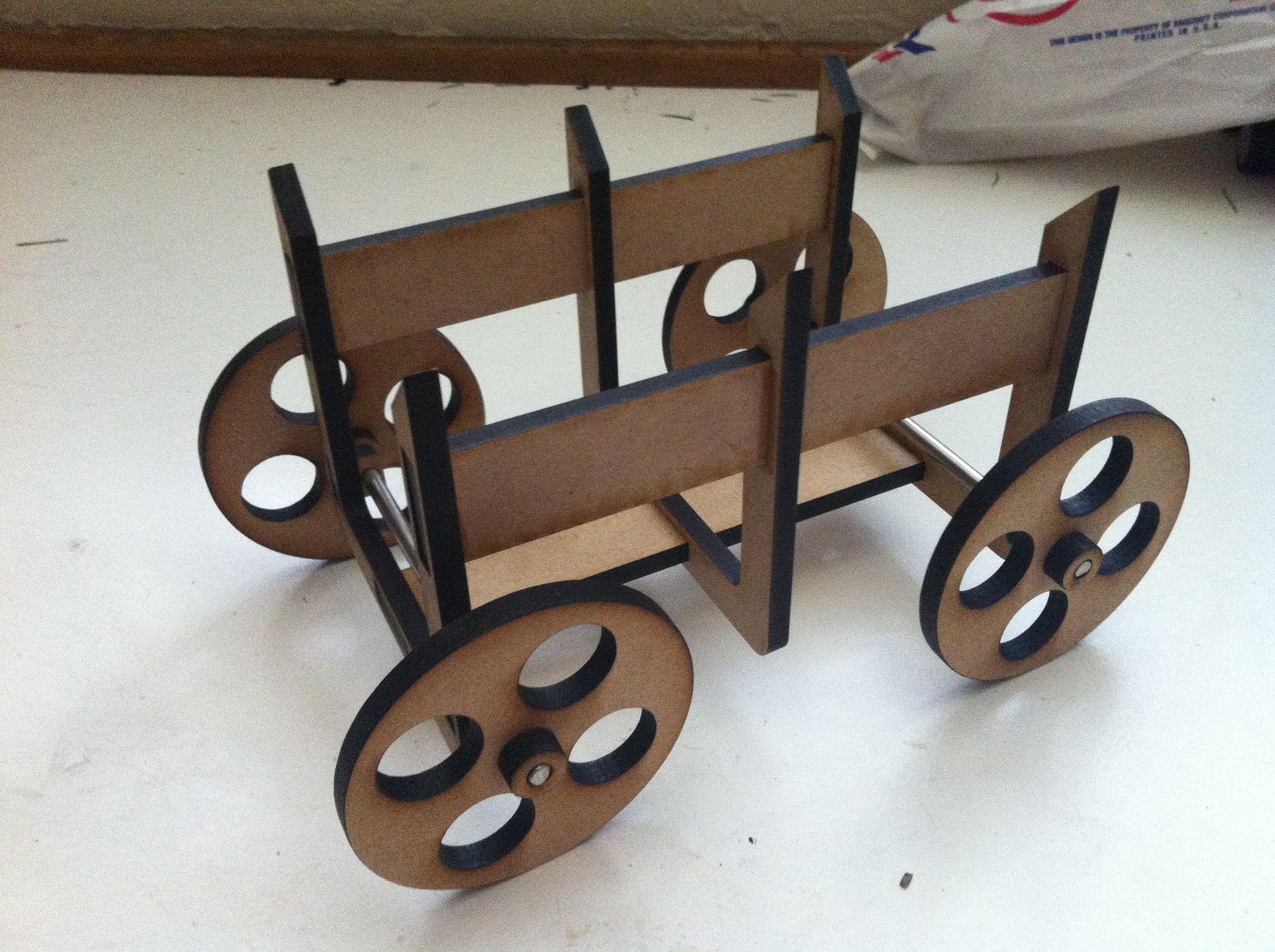 (Very) Cheap and Easy Cart for a Science Fair Project... : 4 Steps ...