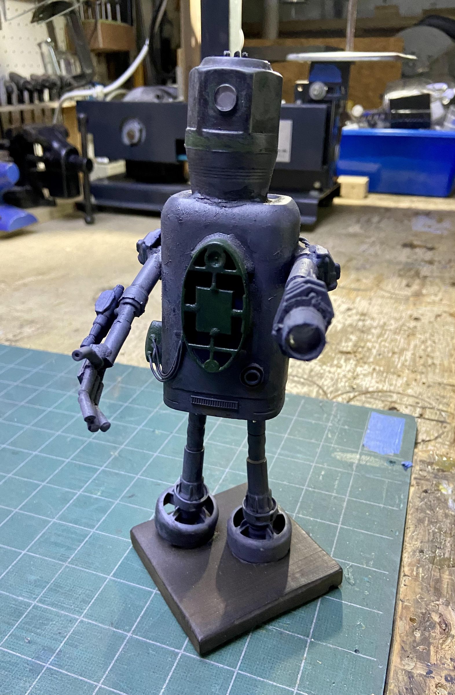 Junk Heap Robot - Scratch Building : 7 Steps (with Pictures ...