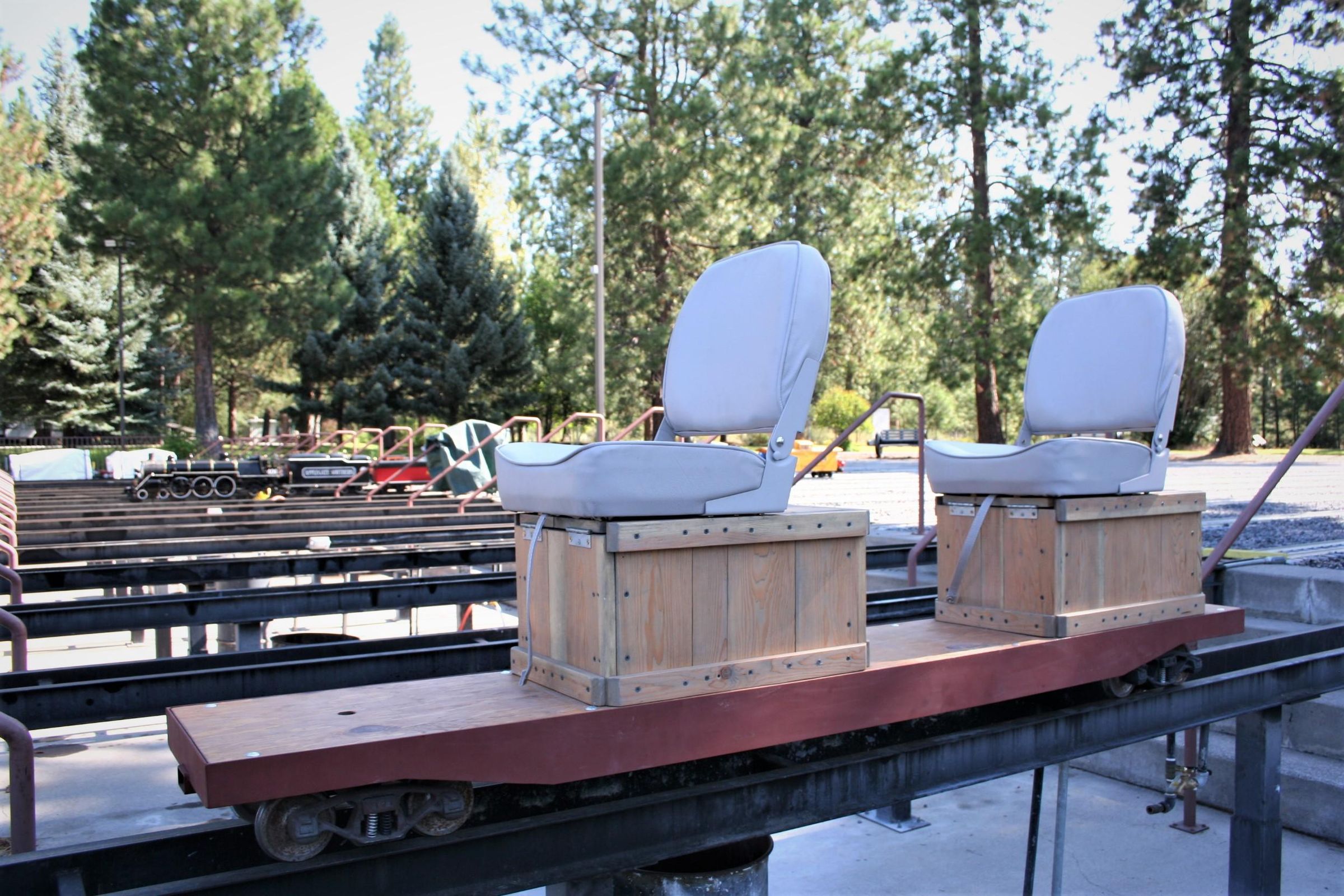 7 1/2 Gauge Rideable Flat Train Car : 13 Steps (with Pictures ...