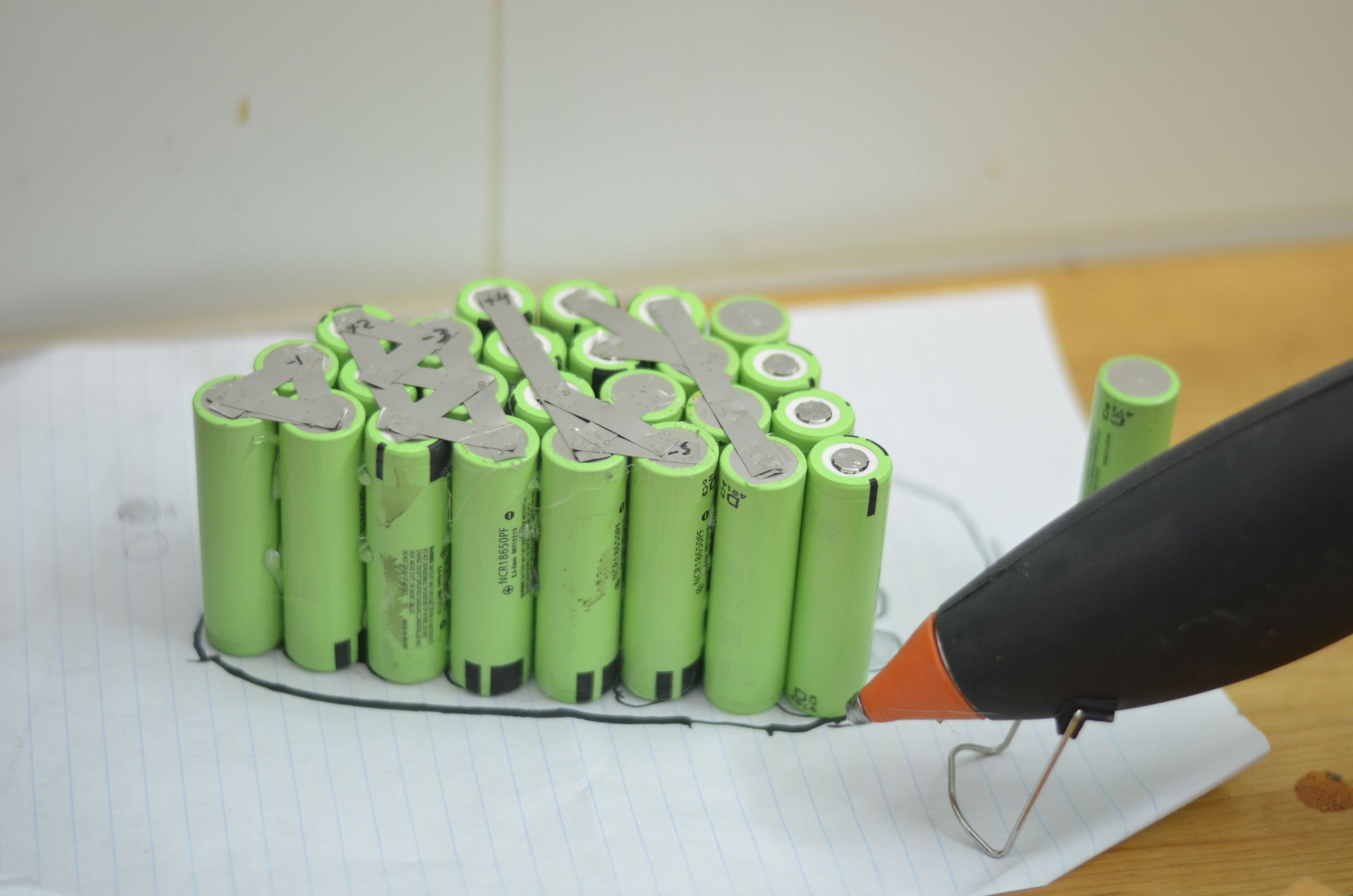 How to Make a Lithium Battery for an Electric Bicycle : 12 Steps (with ...