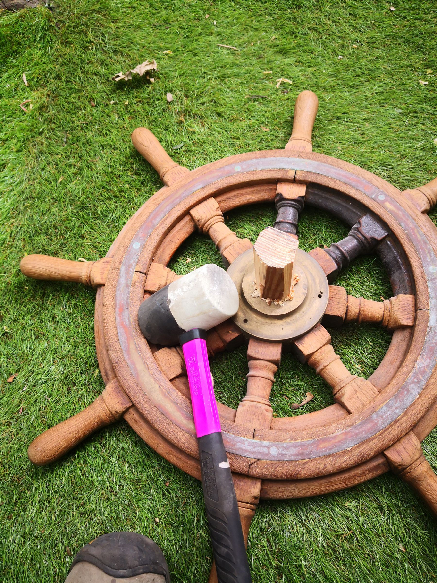 How to Wall Mount a Ship Wheel & Make It Spin! : 5 Steps (with Pictures ...