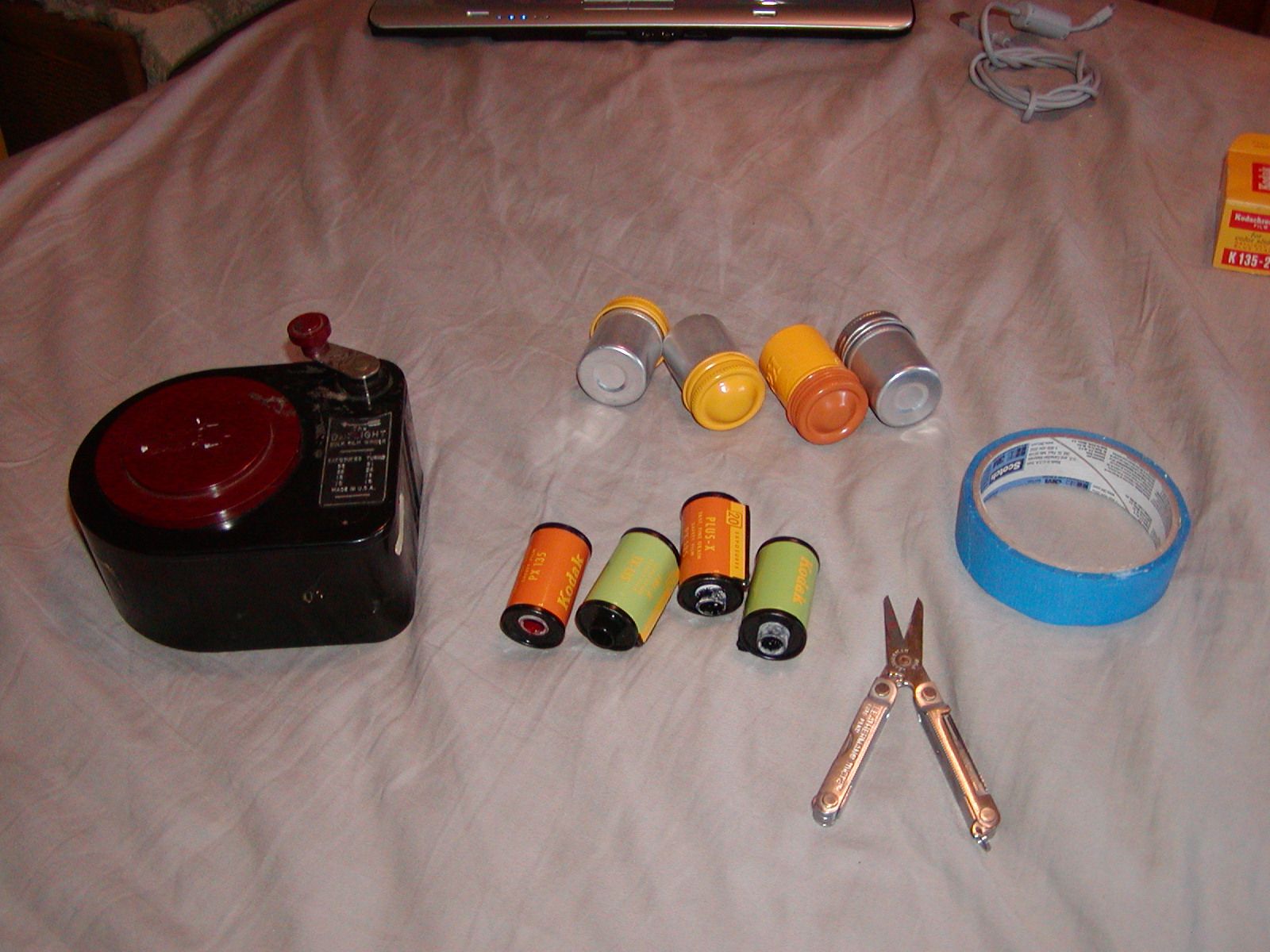 How to Use a 35mm Film Bulk Loader : 5 Steps - Instructables