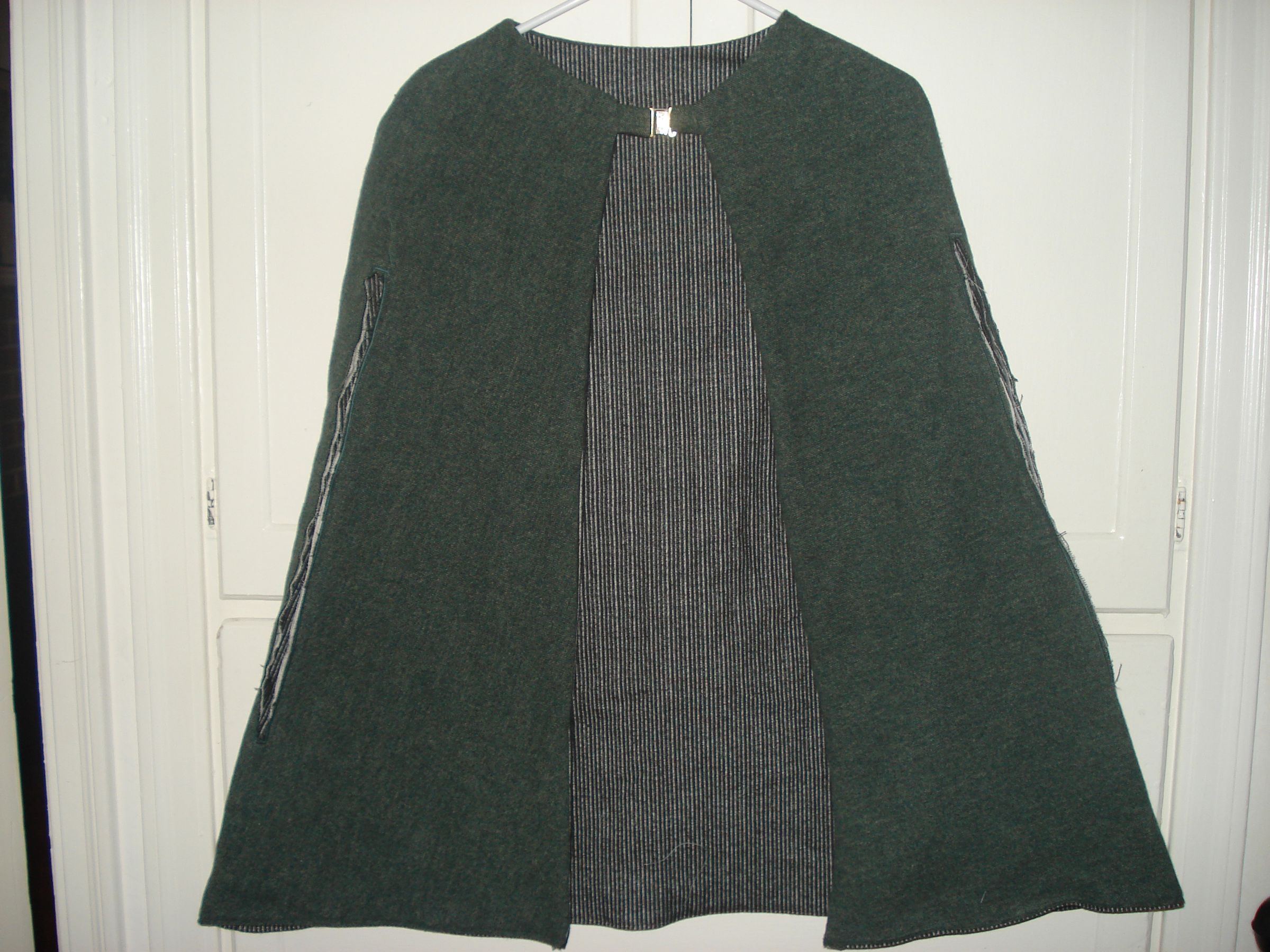 Reversible Cape Coat With Arm Holes : 8 Steps (with Pictures ...