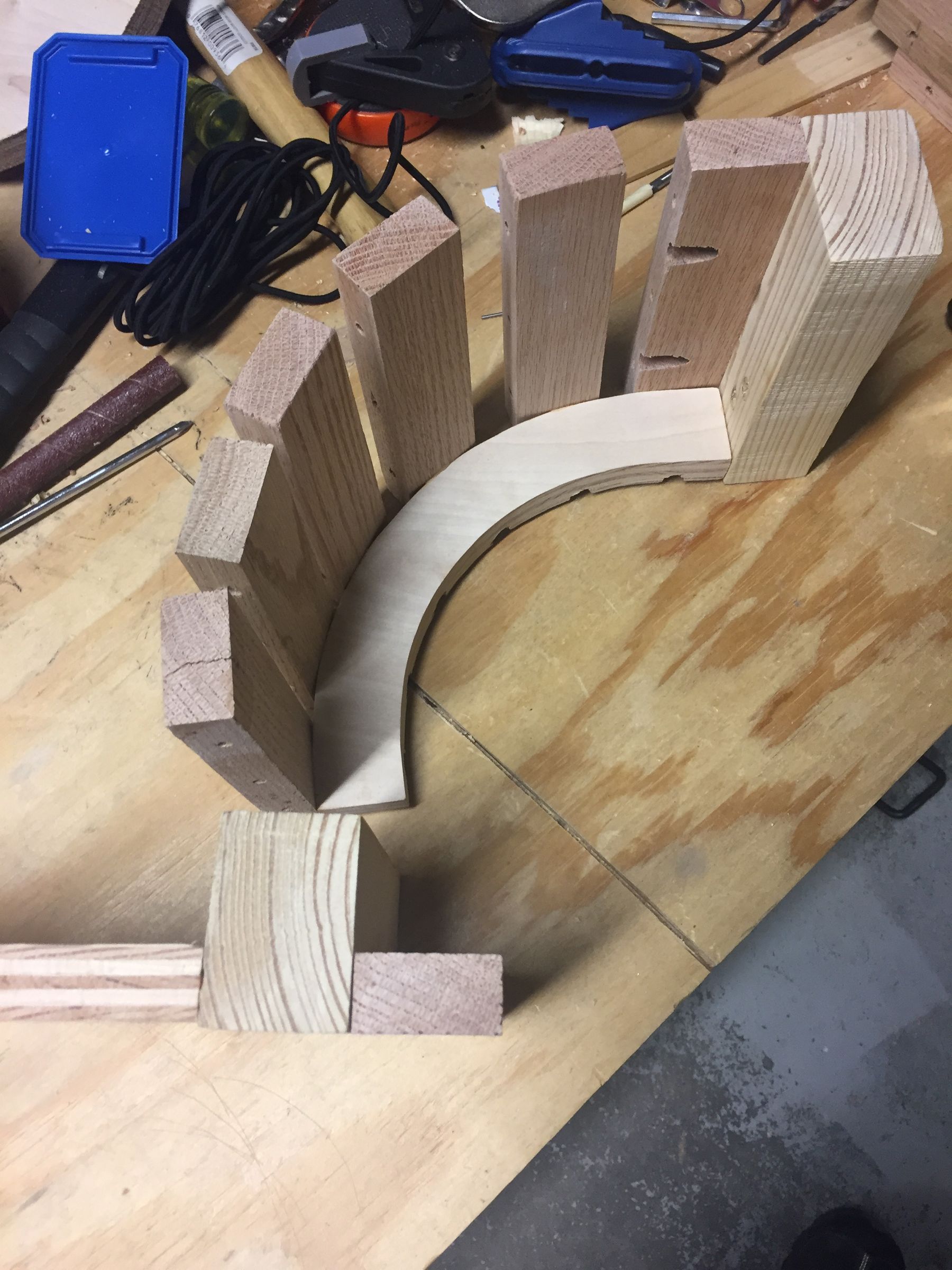 Bungee Cord Book Shelf : 5 Steps (with Pictures) - Instructables