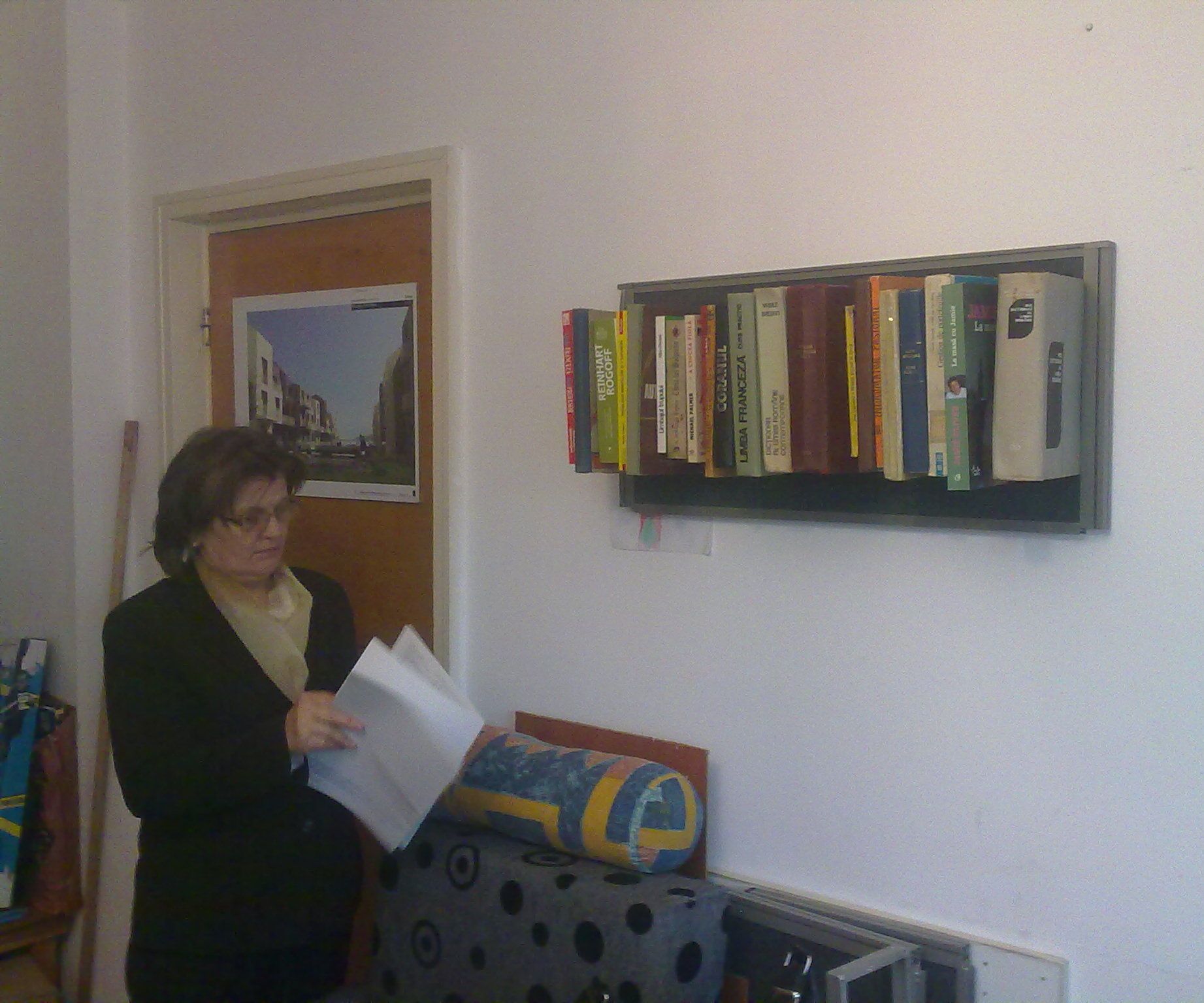 FLOATING BOOKS PANEL : 4 Steps - Instructables