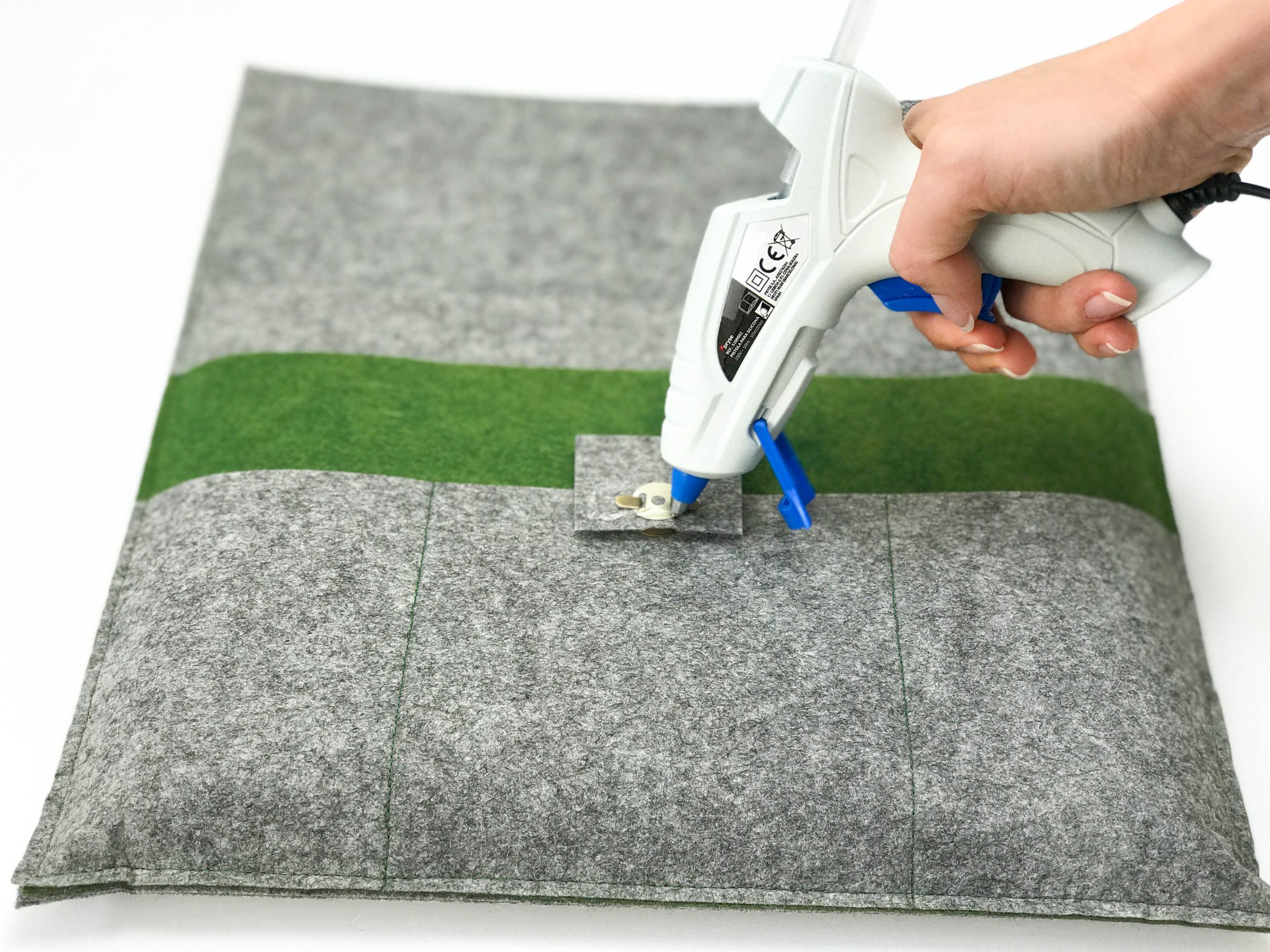 A4 Felt Folder : 7 Steps (with Pictures) - Instructables