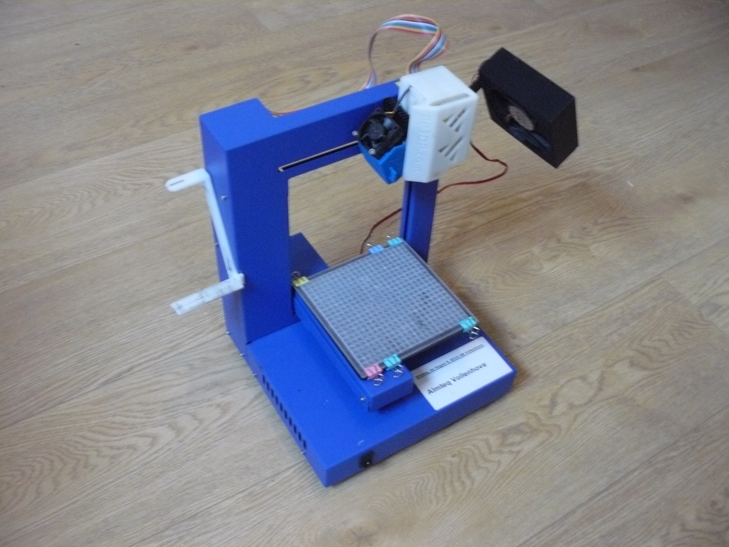 A Fully 3D Printable GlaDOS Robotic Ceiling Arm Lamp : 11 Steps (with ...