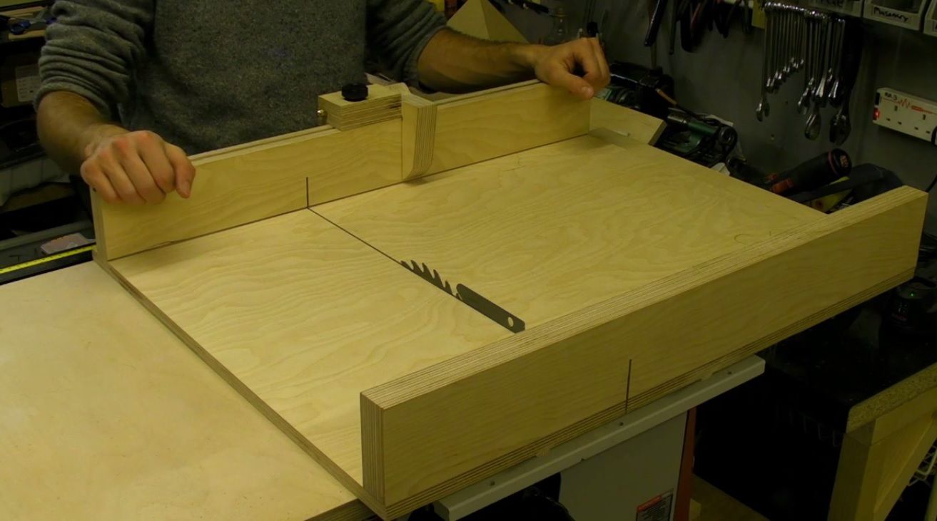 DIY Table Saw Sledge / Sled With Flip Stop Guide - Instructables