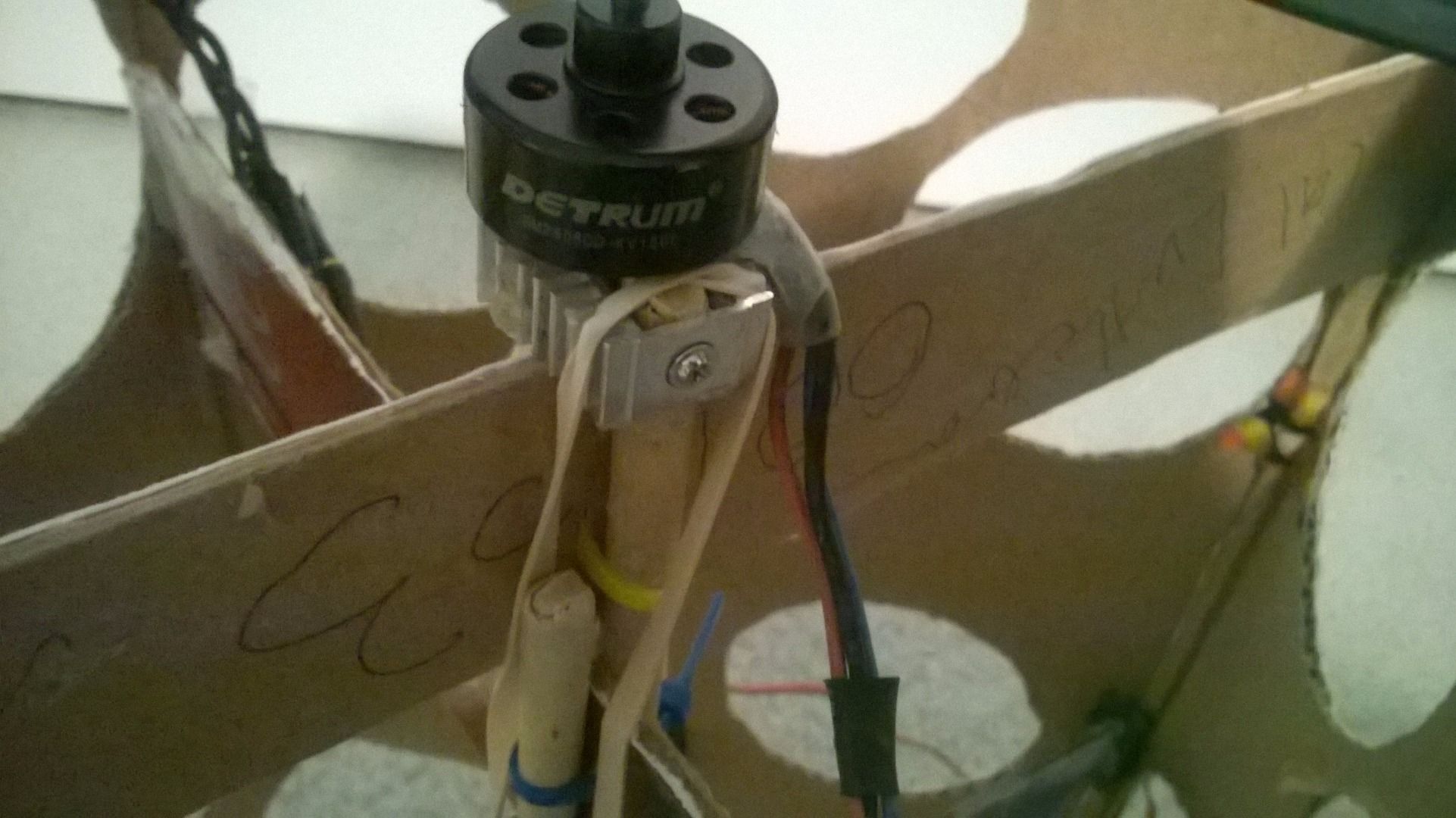 The Flying Gyro Stabilized VTOL Cardboard Box : 6 Steps (with Pictures ...