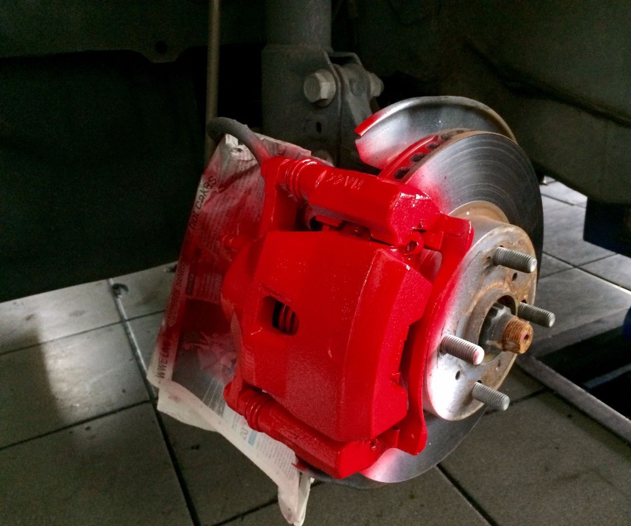 How to DIY Paint Car Brake Calipers : 4 Steps - Instructables