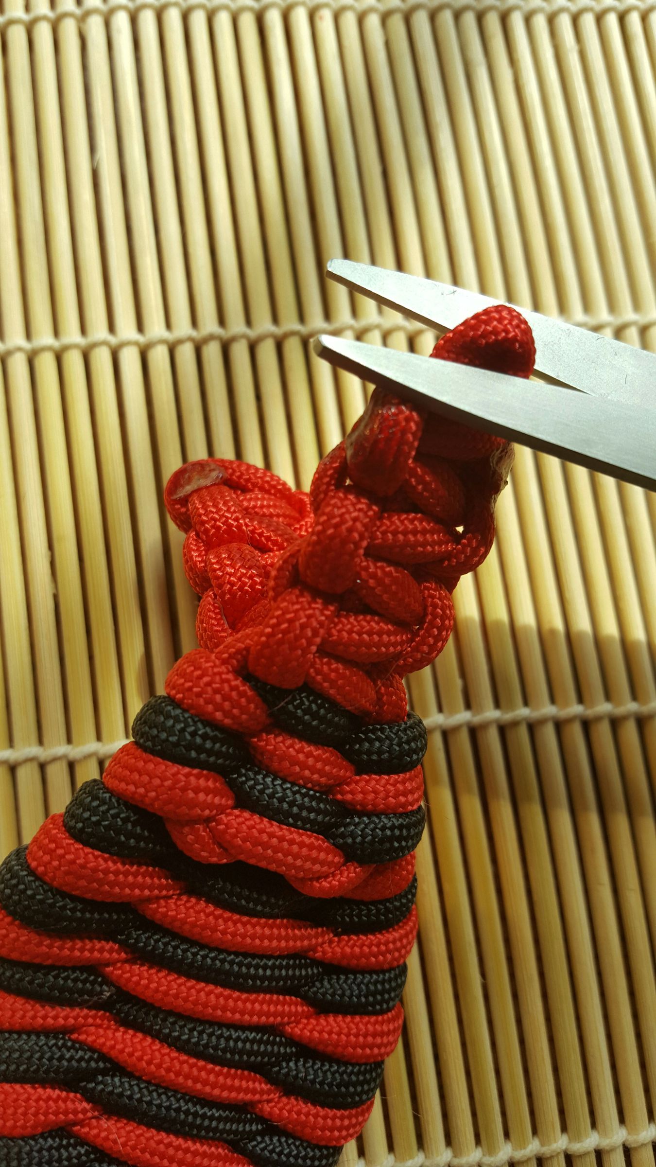 Paracord Snake : 10 Steps (with Pictures) - Instructables
