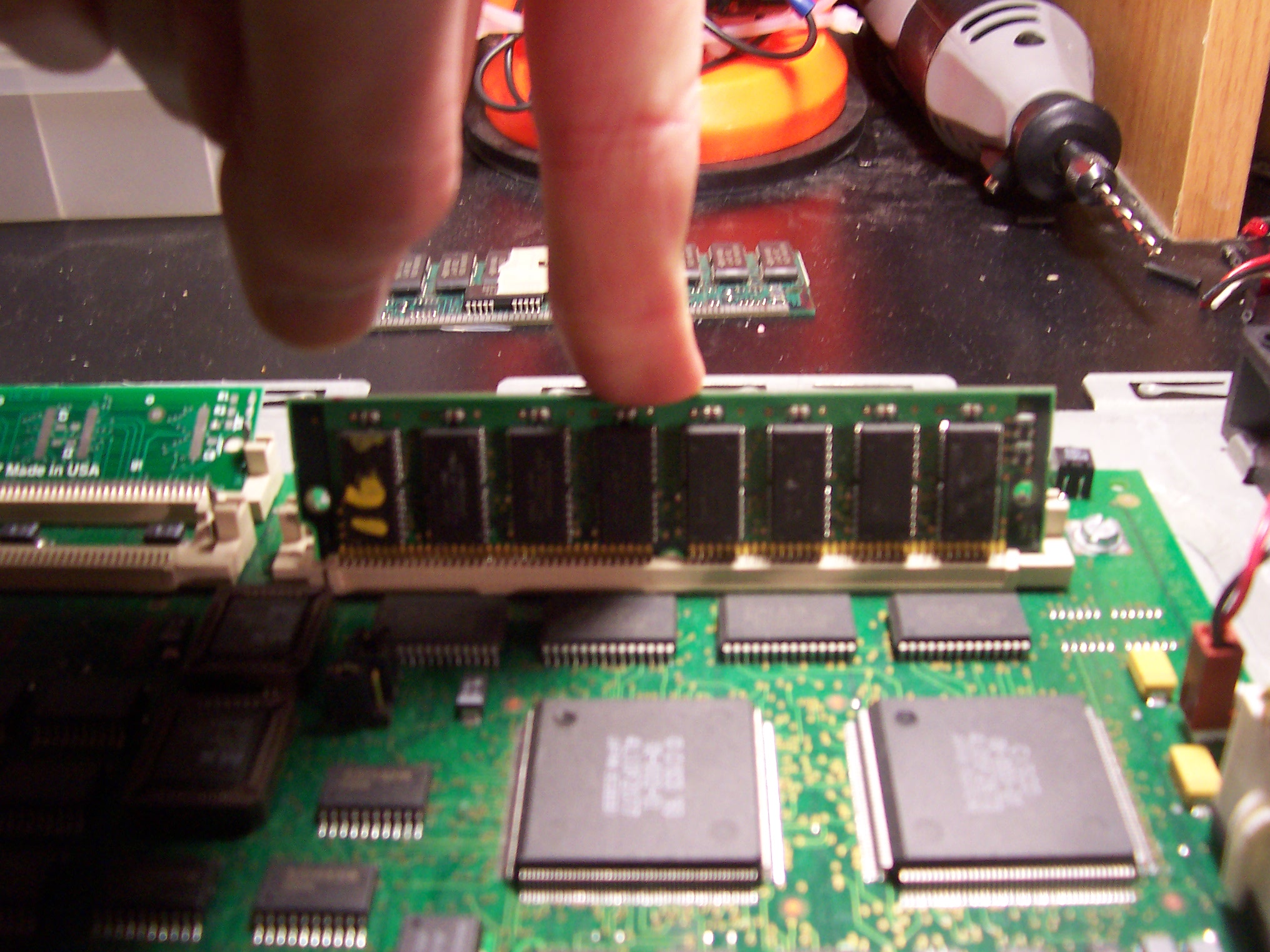 Upgrading the Memory in a Cisco 2500 Series Router : 9 Steps ...