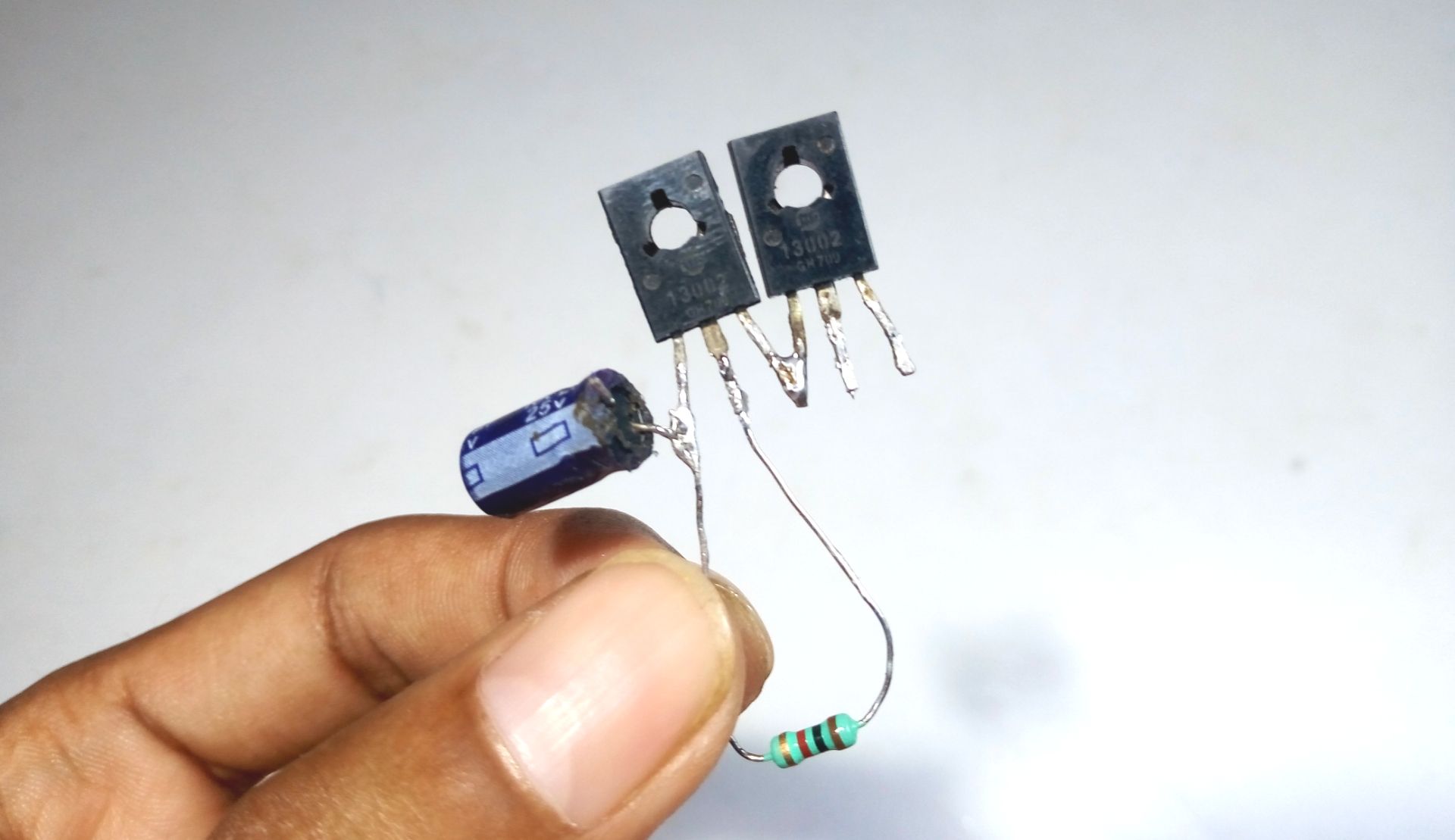 13002 Double Transistor Amplifier : 9 Steps - Instructables