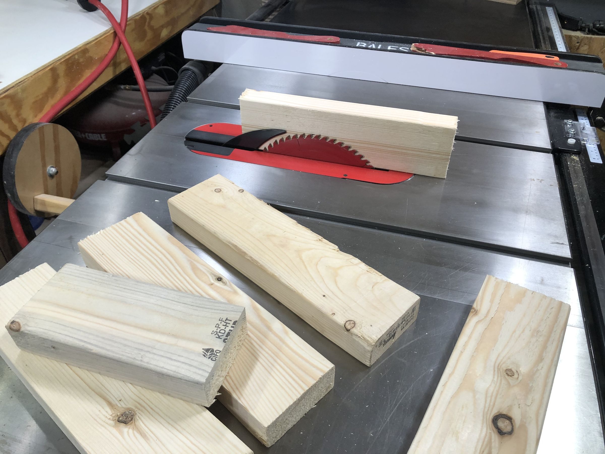 Fence Trellis Brackets : 8 Steps (with Pictures) - Instructables