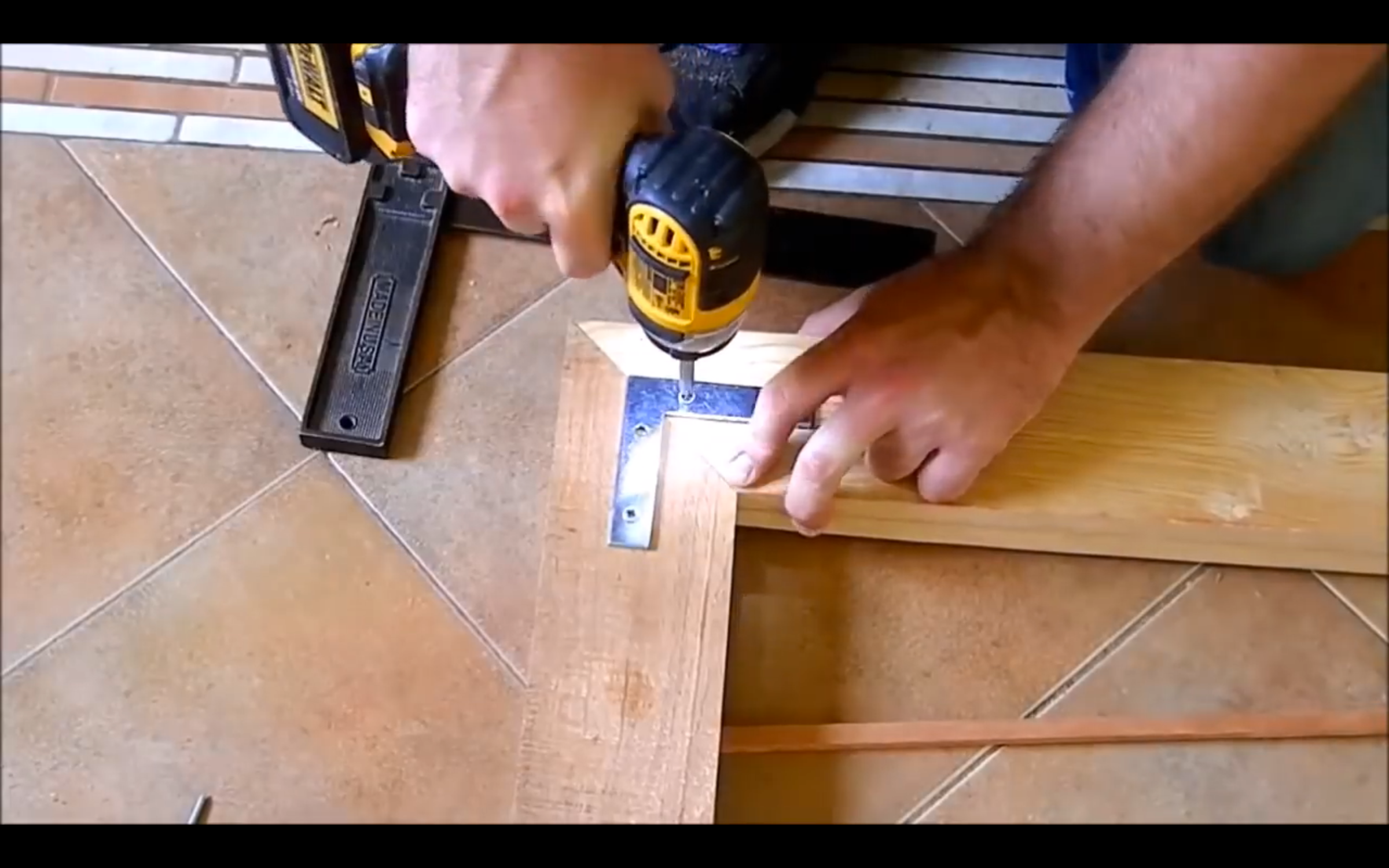 Telephone Box K2 (Full Size) : 7 Steps (with Pictures) - Instructables